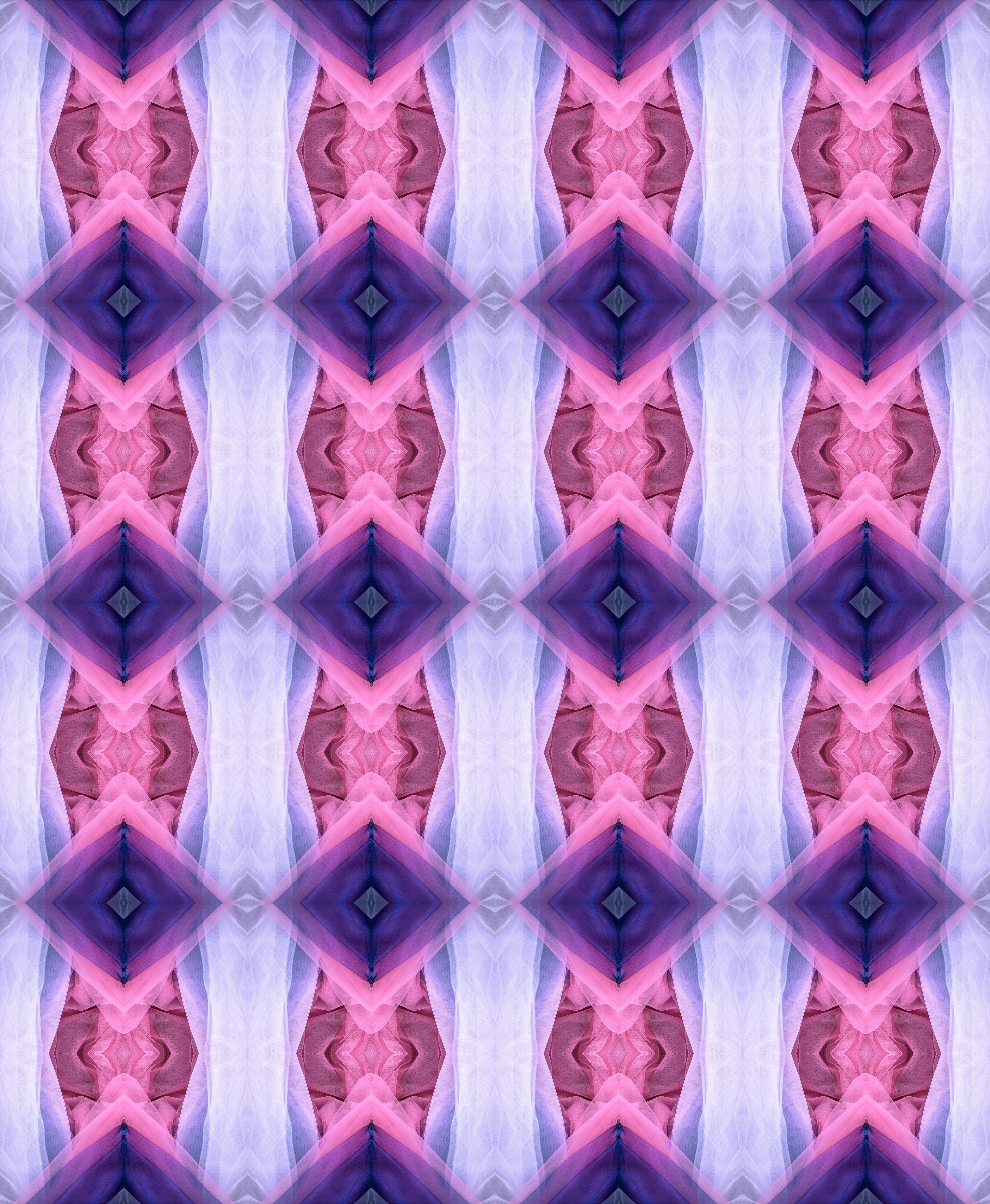 Kaleidoscopic Diamond Wave: Repeating Ethereal Pleats