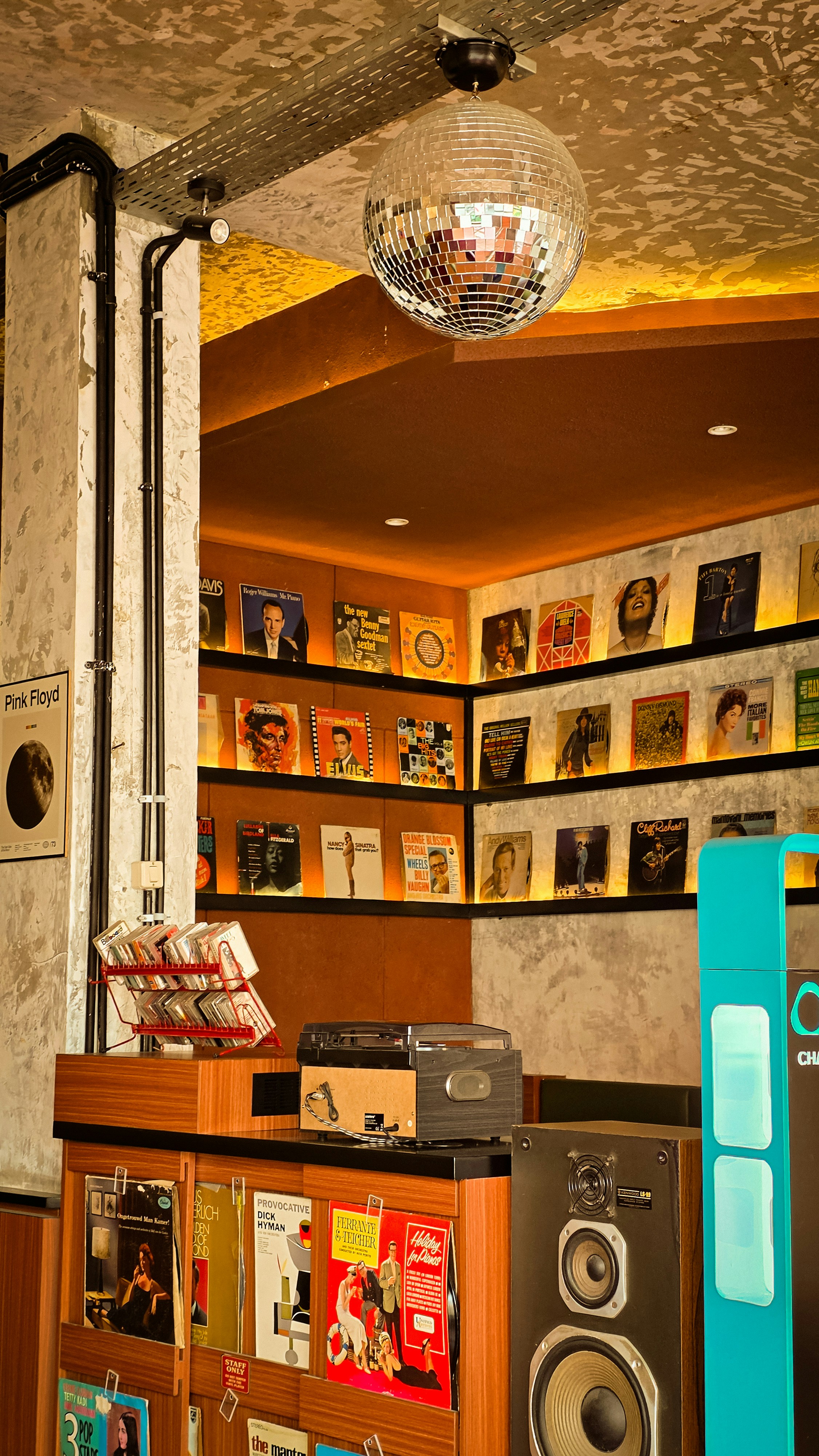 Retro Nook Corner in a Caffe