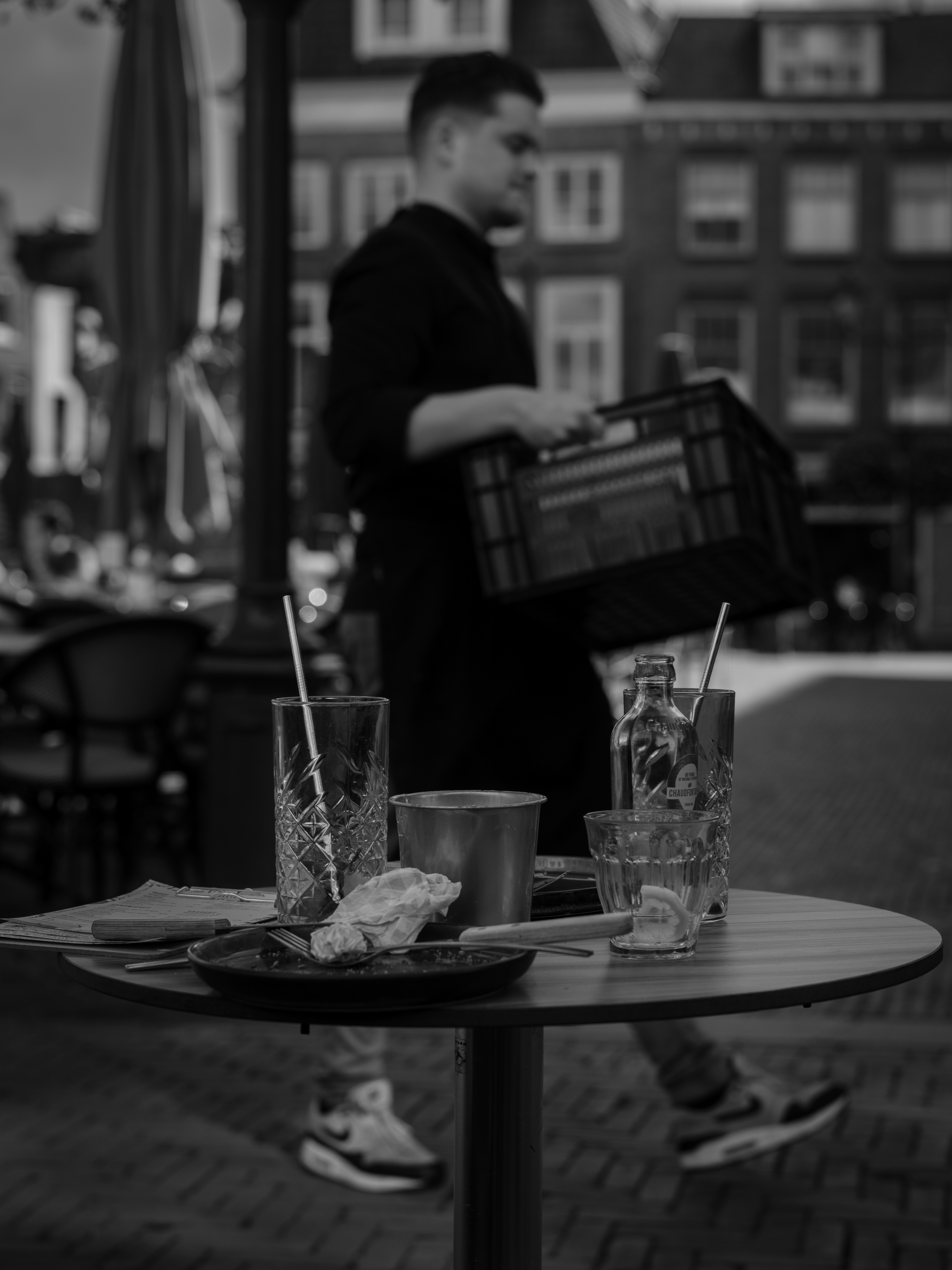 Lemonade Break at a Quiet Courtyard Table