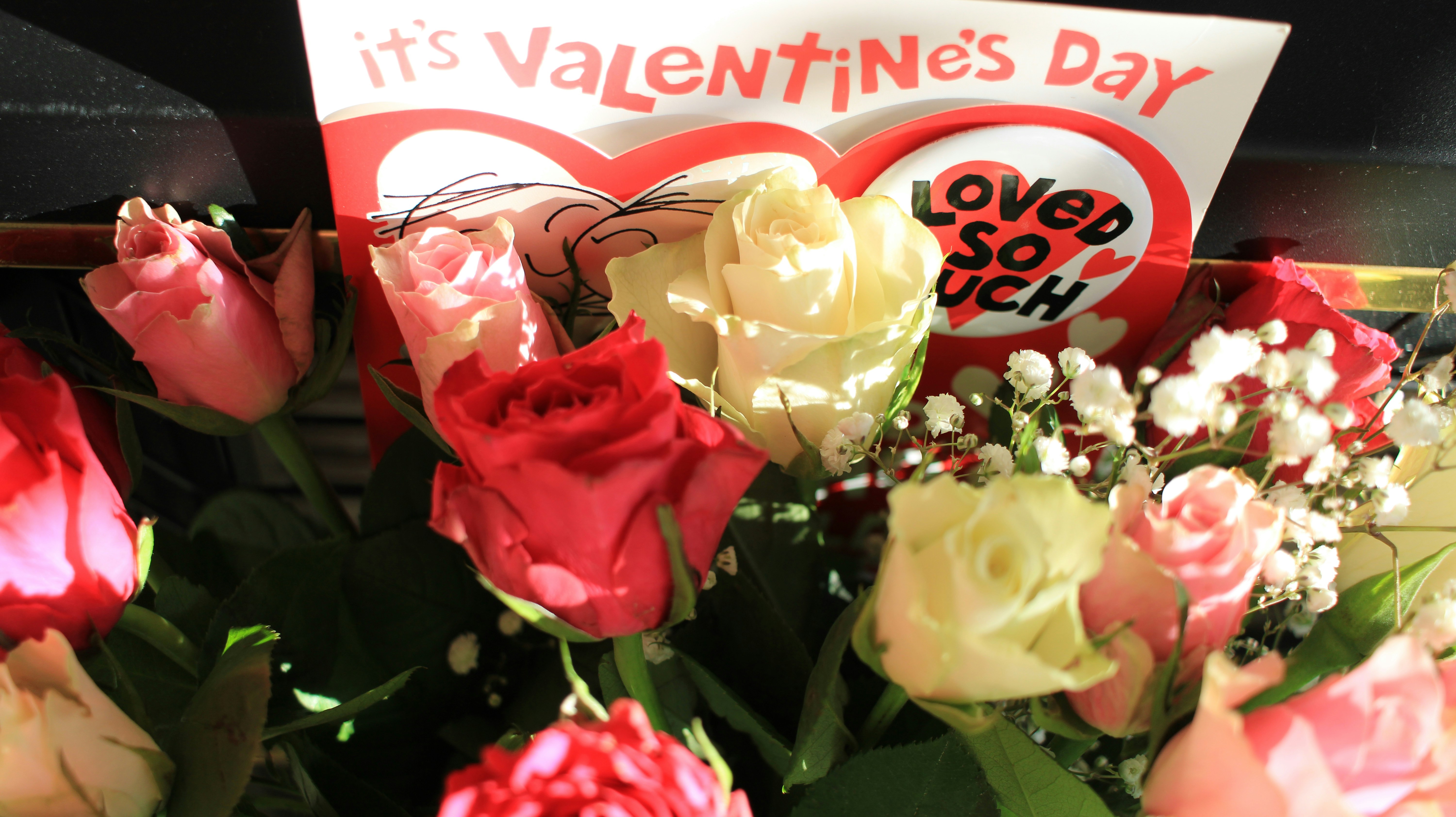 Valentine's Day Bouquet with Heartfelt Card