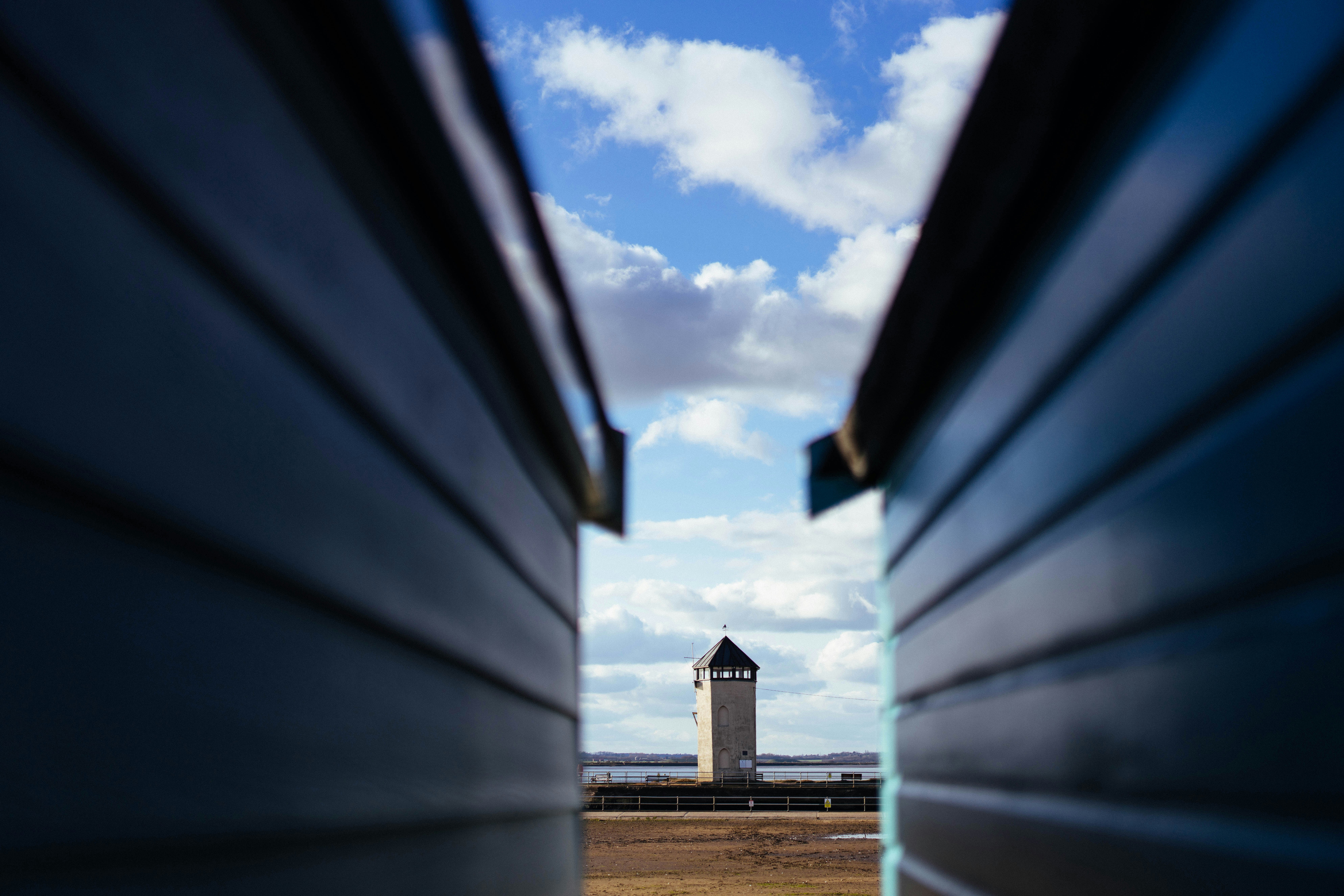 A Narrow Gap to the Lighthouse: A Drone of Sky and Sand