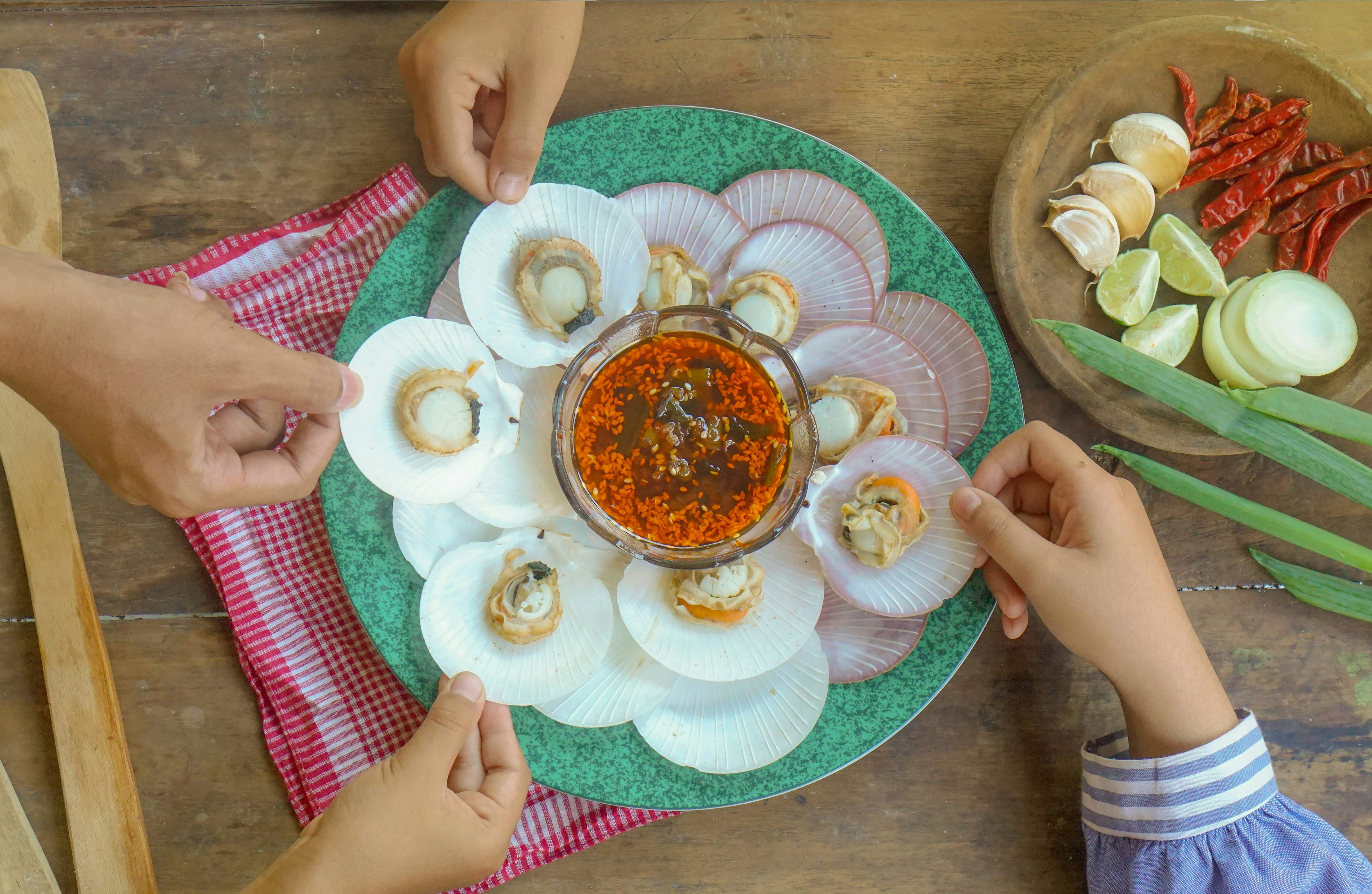 Shared Steam: A Ring of Shells Around a Central Pot of Spice