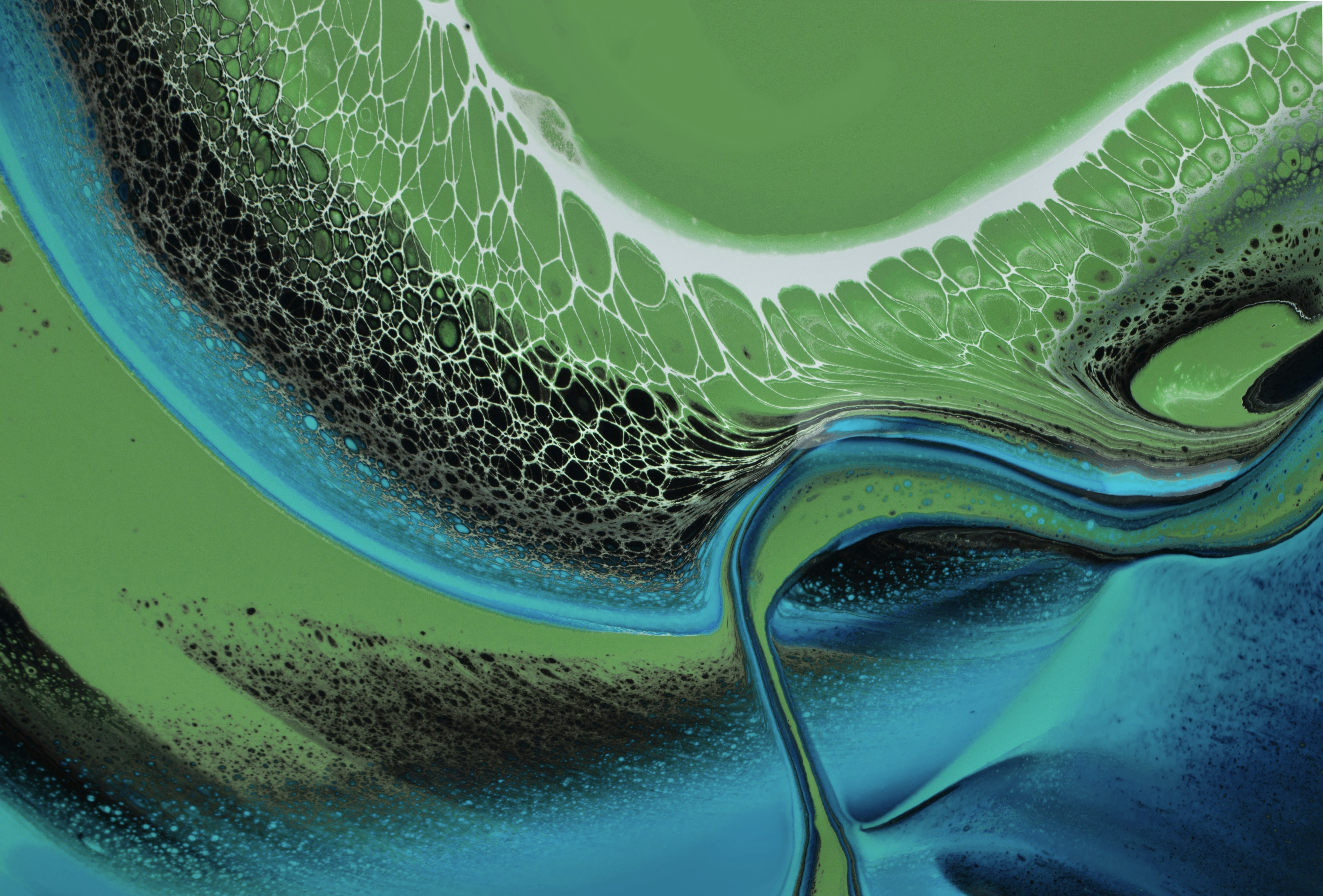Swirl of Cyan and Emerald: Abstract Confluence in Fluid Art