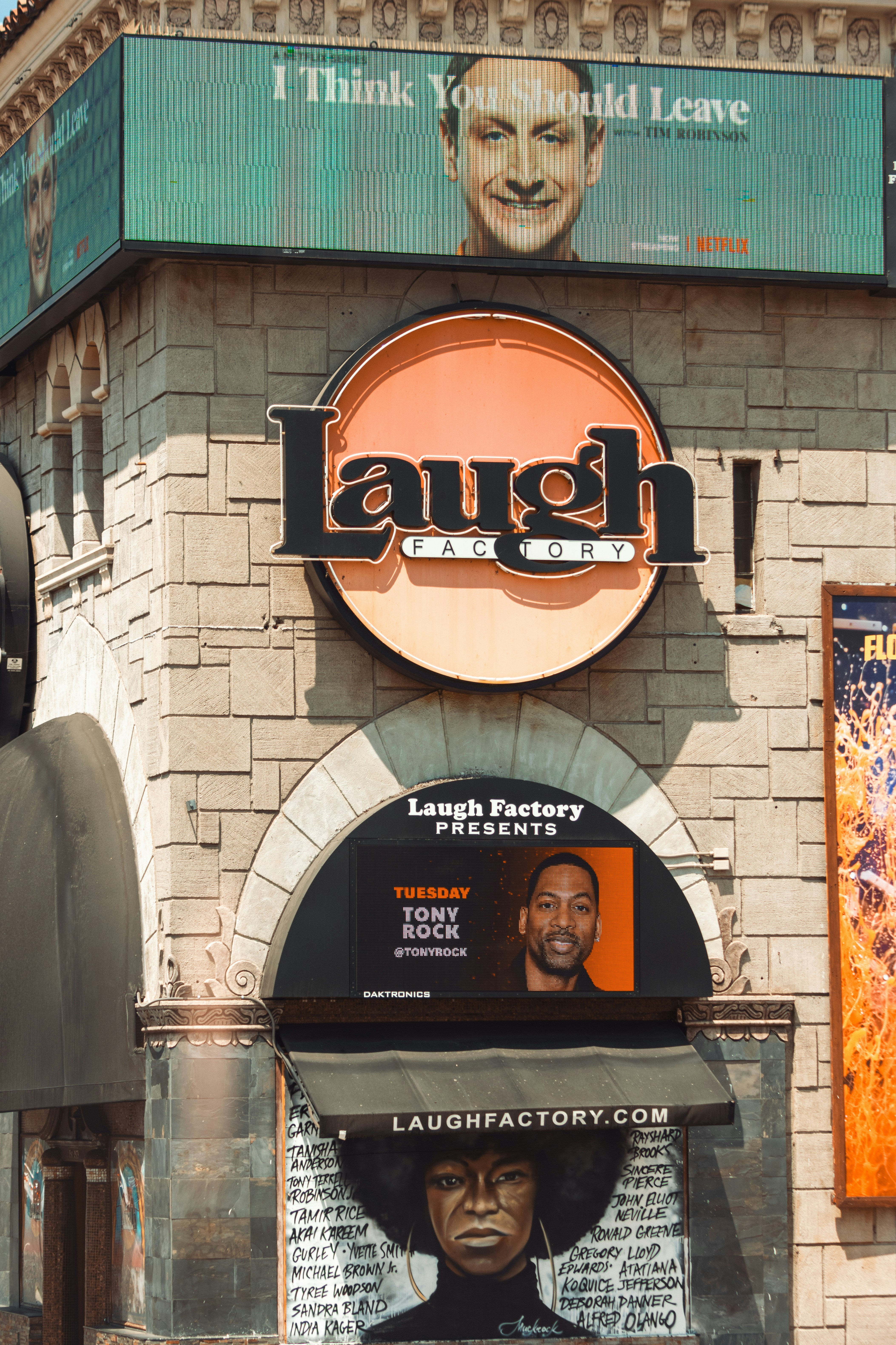 Laugh Factory Neon: A Facade Lettering of Laughter