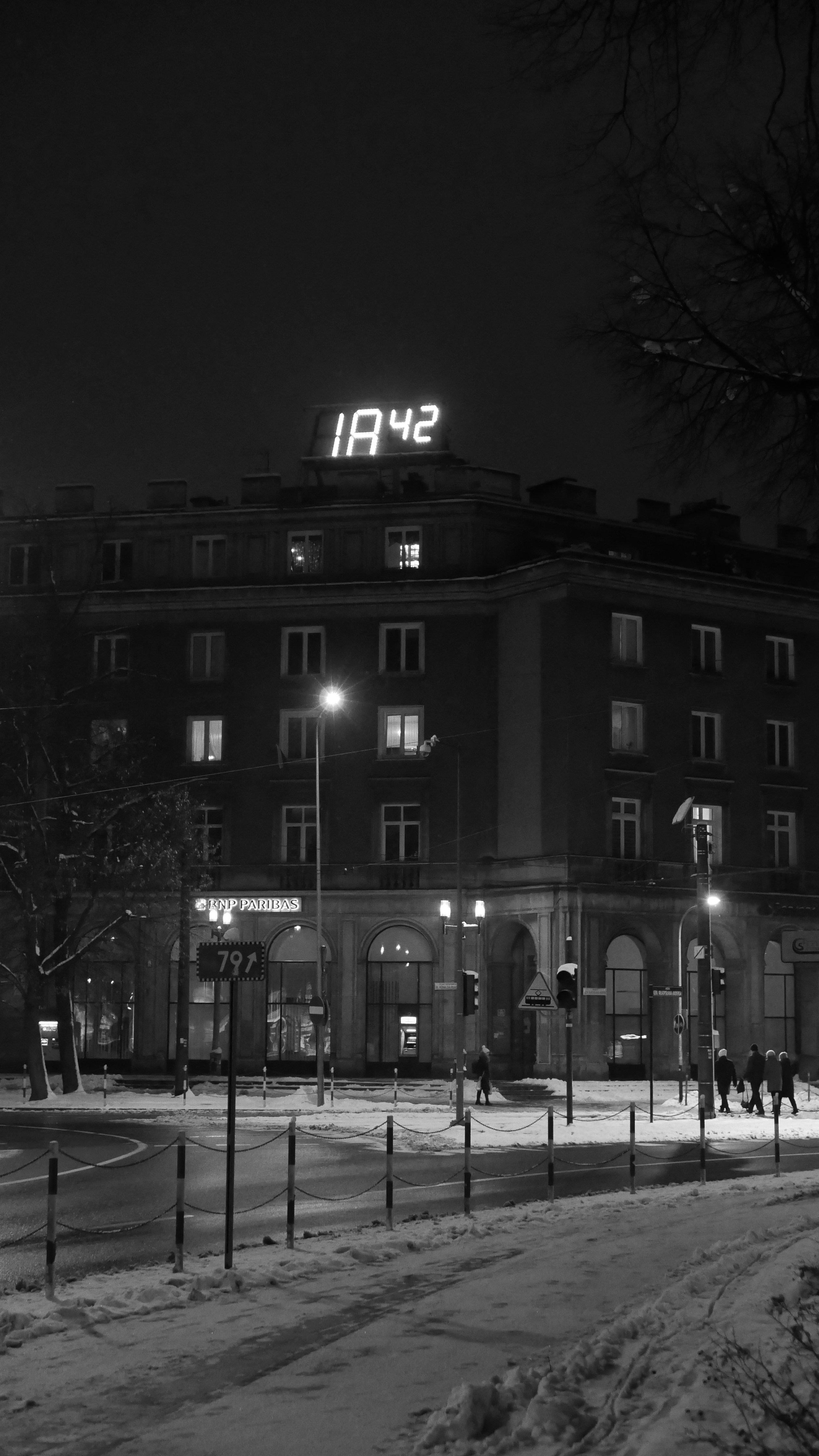 Midnight Clockover: A Quiet City Night in Mono