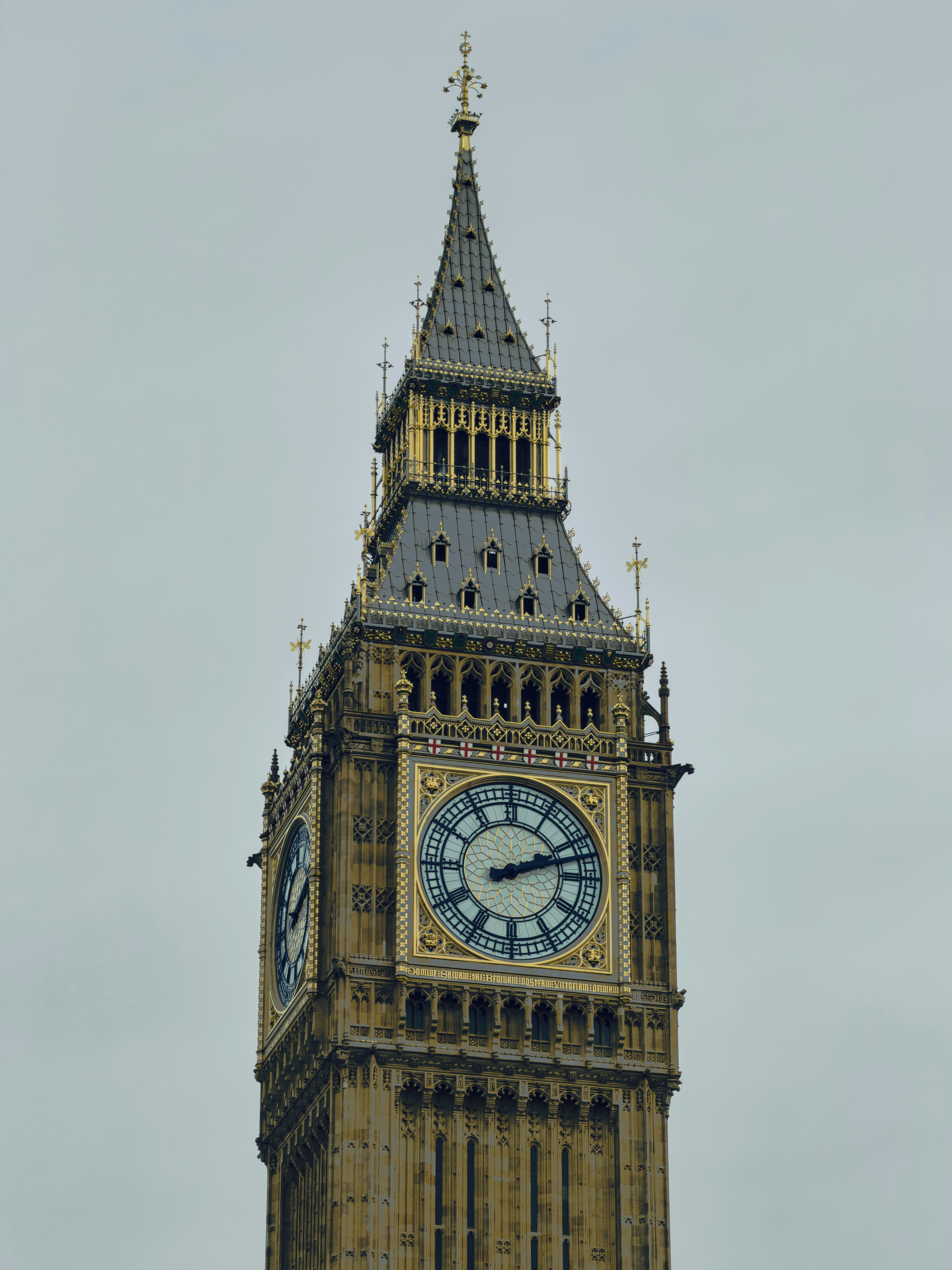 Clocktower Reverie: London’s Timekeeper Reaches for the Sky