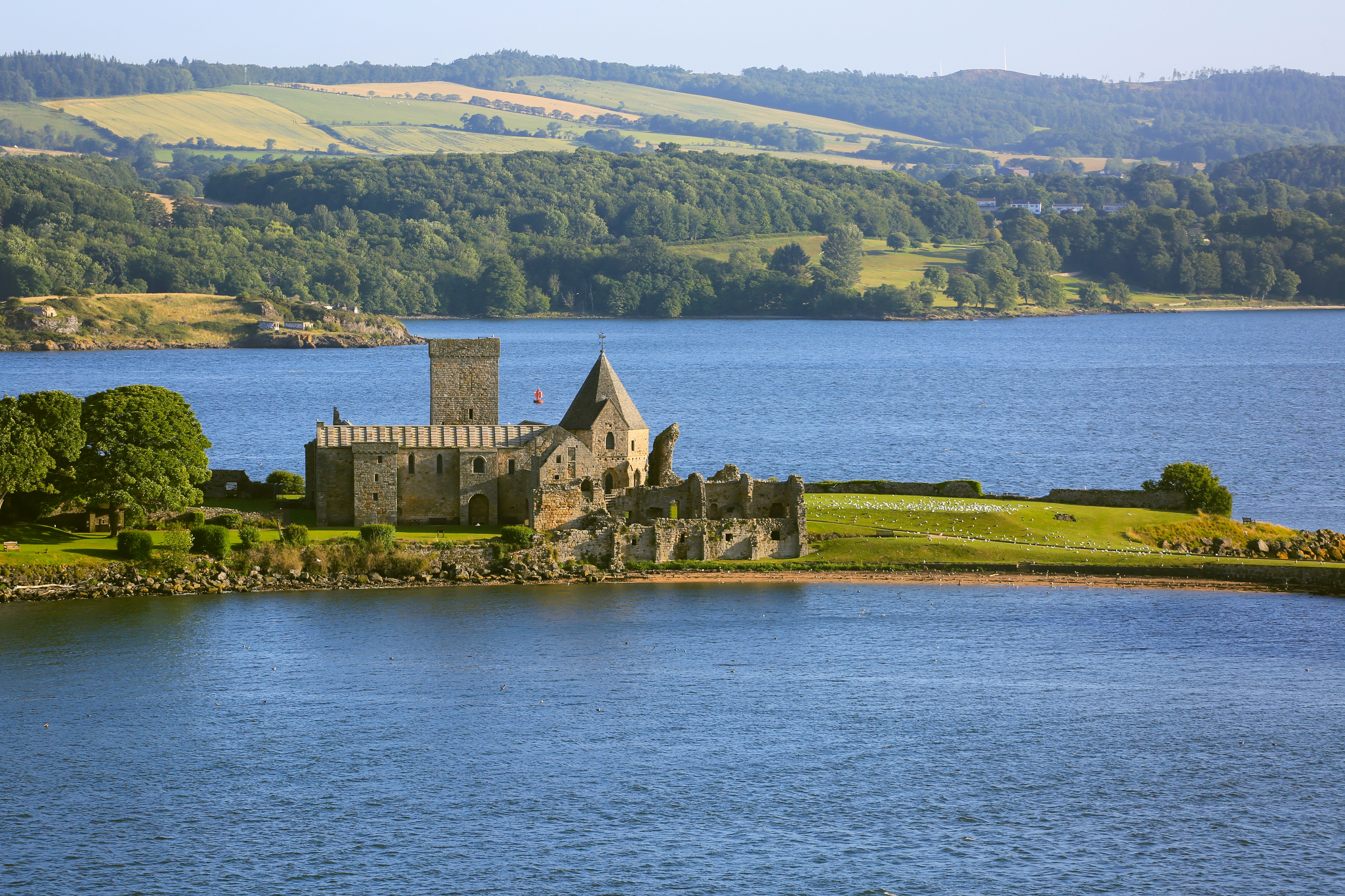 Castle on the Waterfront: A Tranquil Divide Between Land and Lake