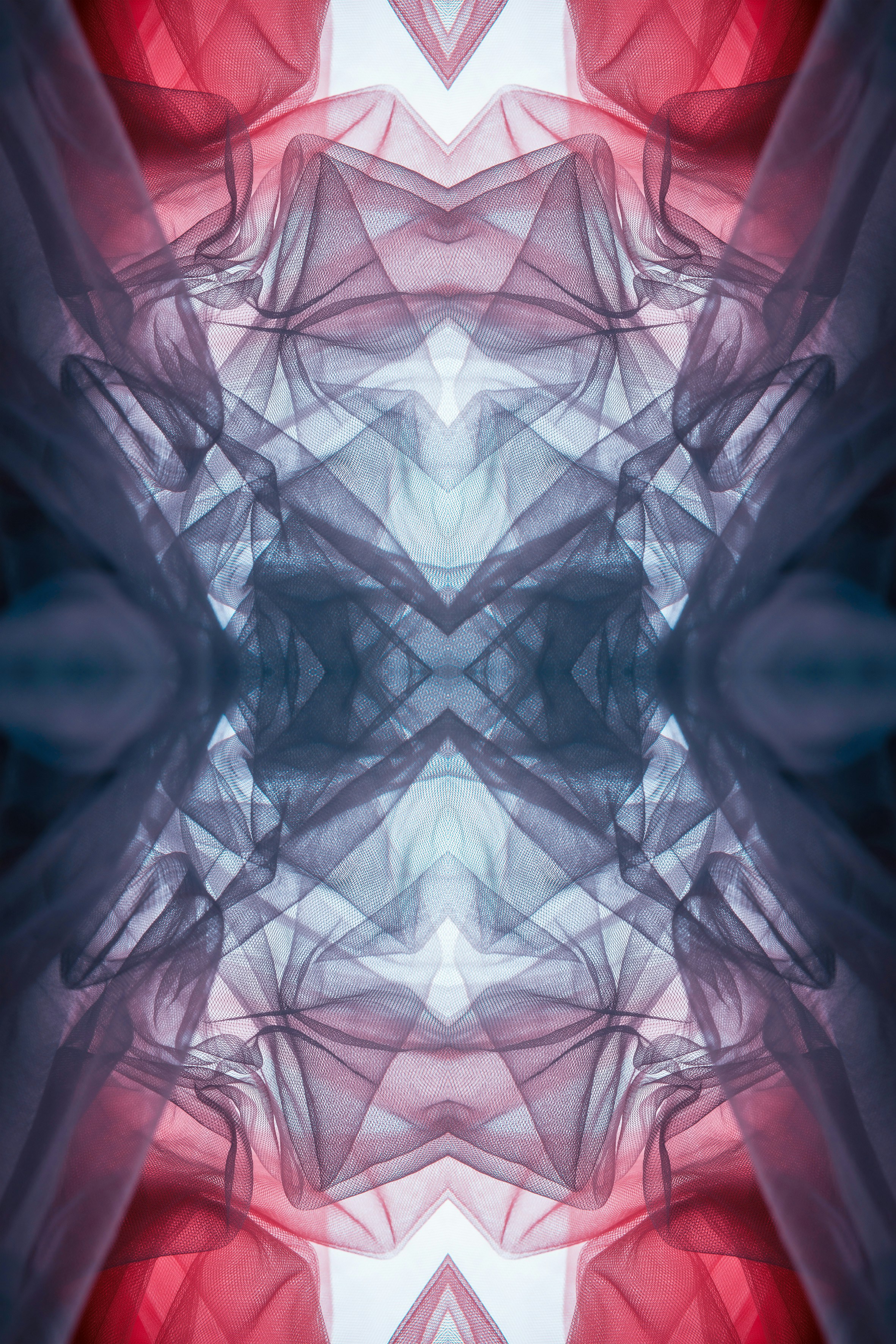 Kaleidoscopic Veil: Symmetry of Colored Smoke