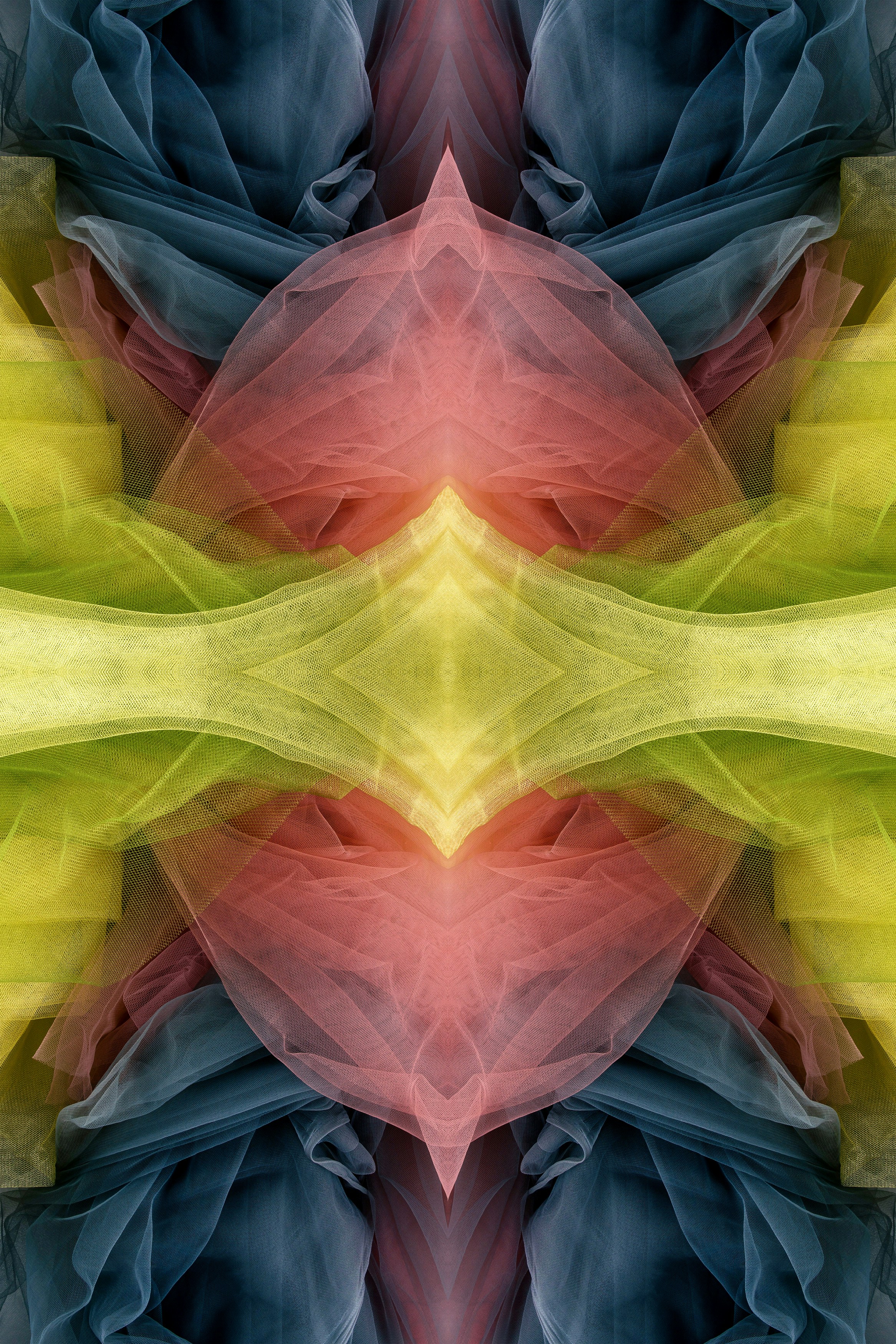 Symmetry in Color: Refracted Smoke Mirage