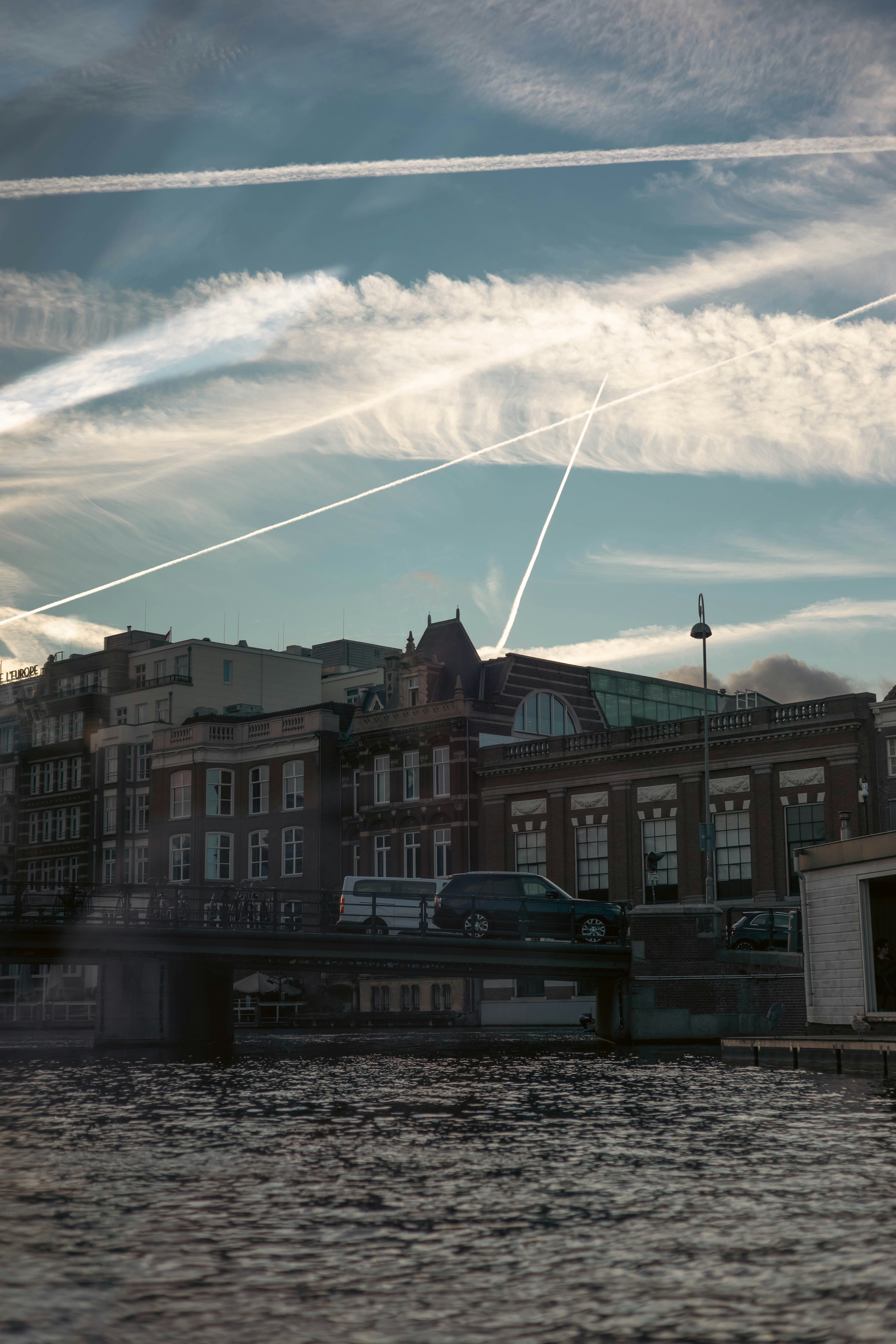 Skyline Convergence Above the Canal