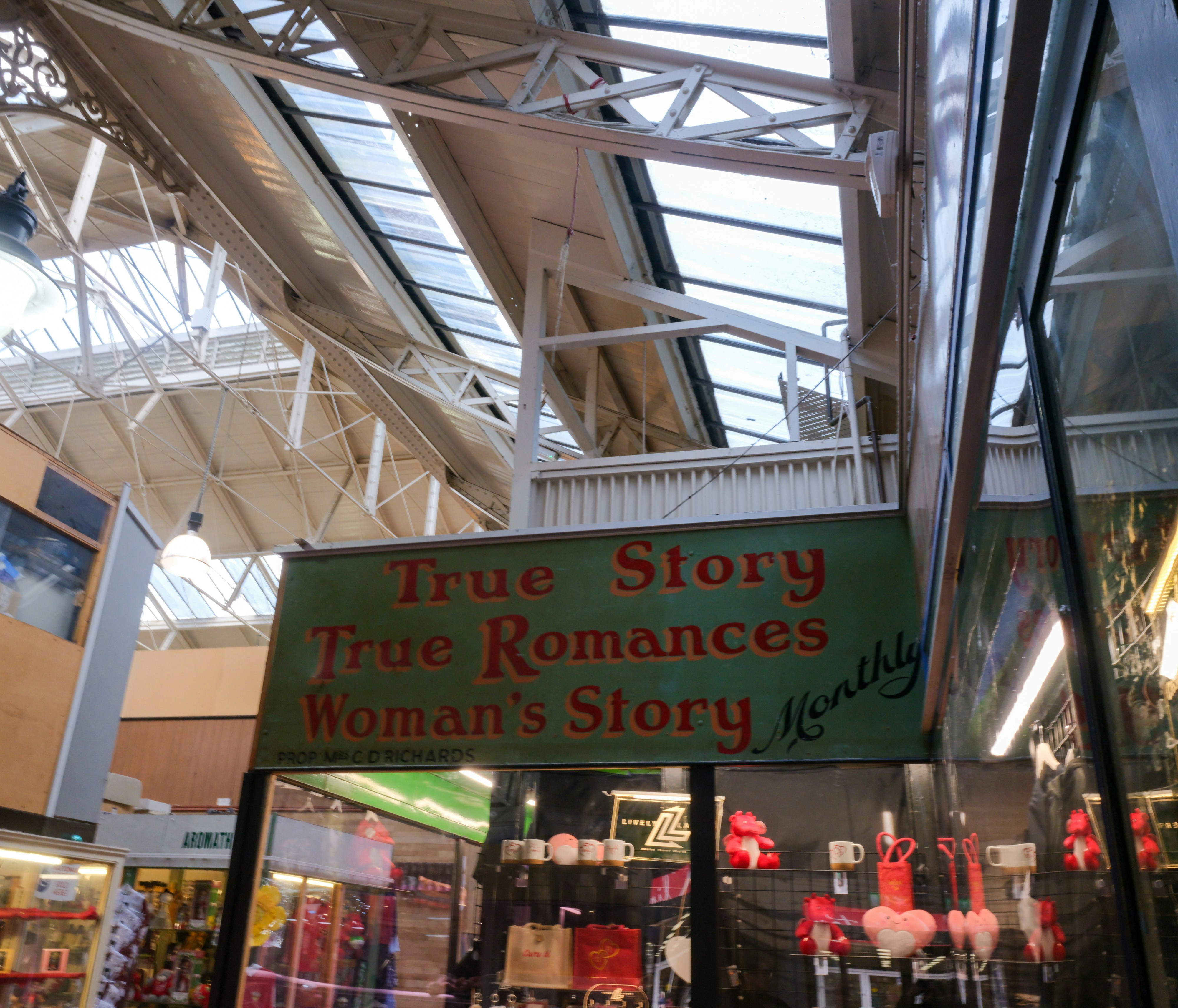 Sign for true story, true romances, woman's story monthly.