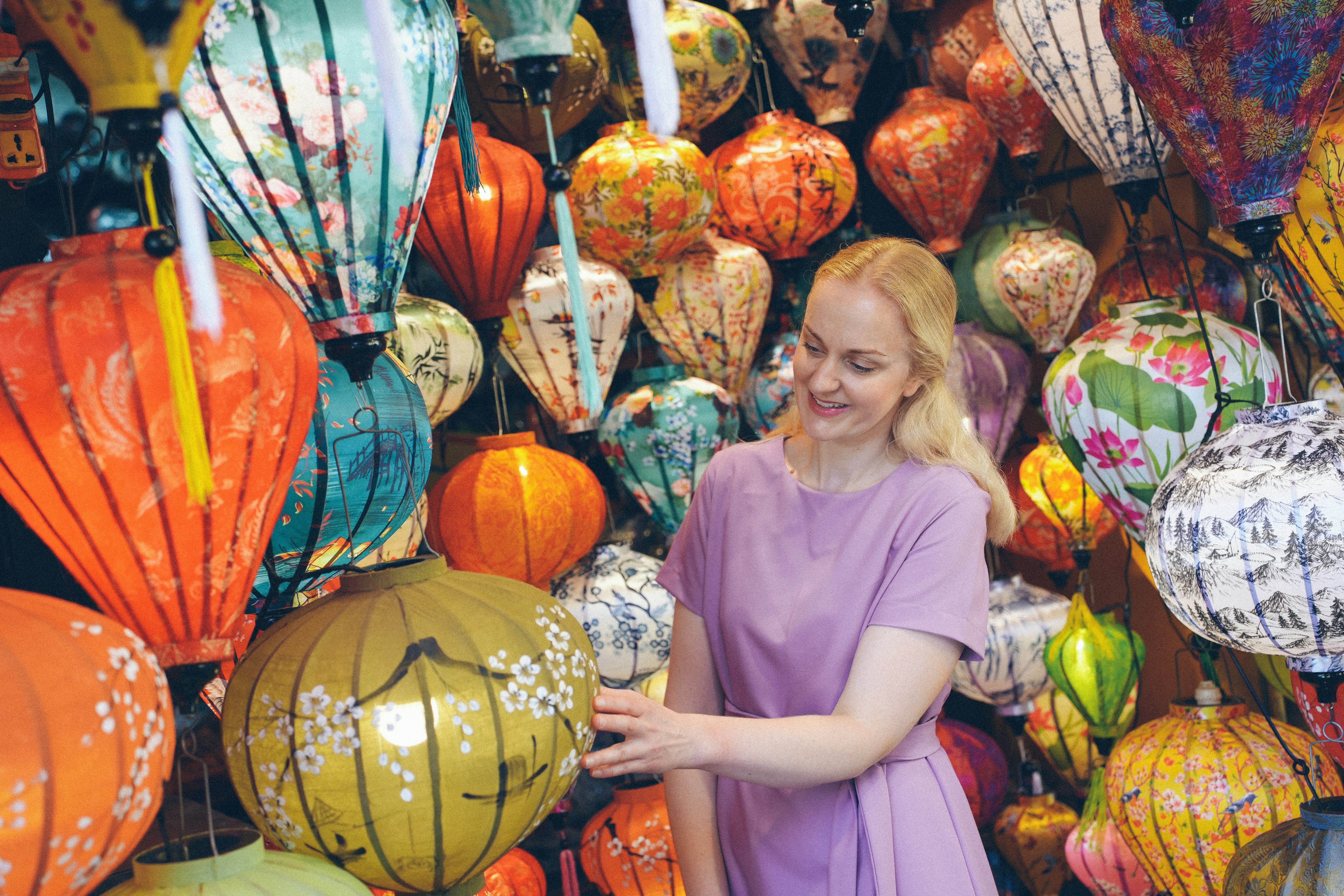 Blossom Lanterns: A Quiet Moment Among Lantern Bloom