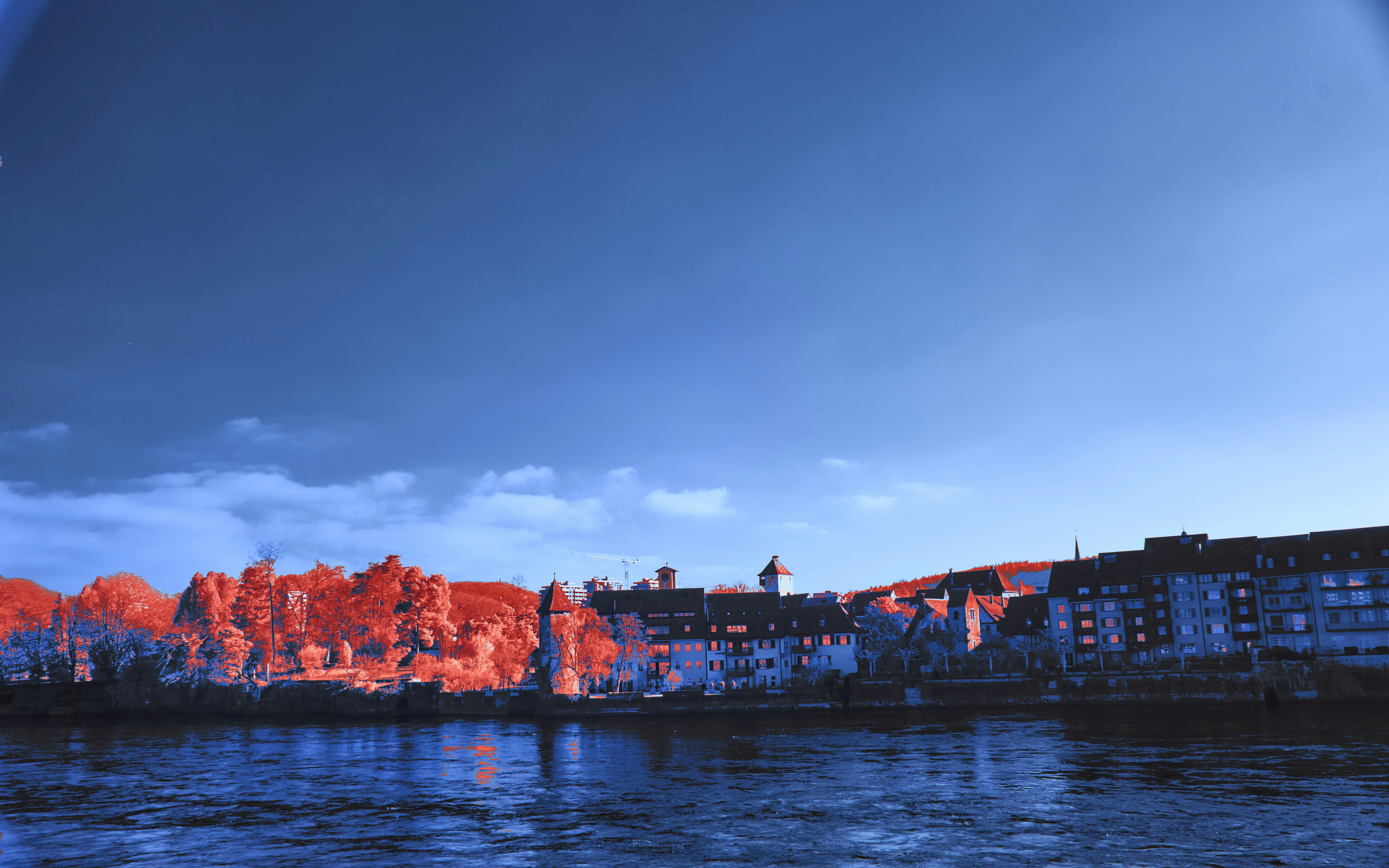 RIVERBANK in Twilight Hues: A Shifting Skyline