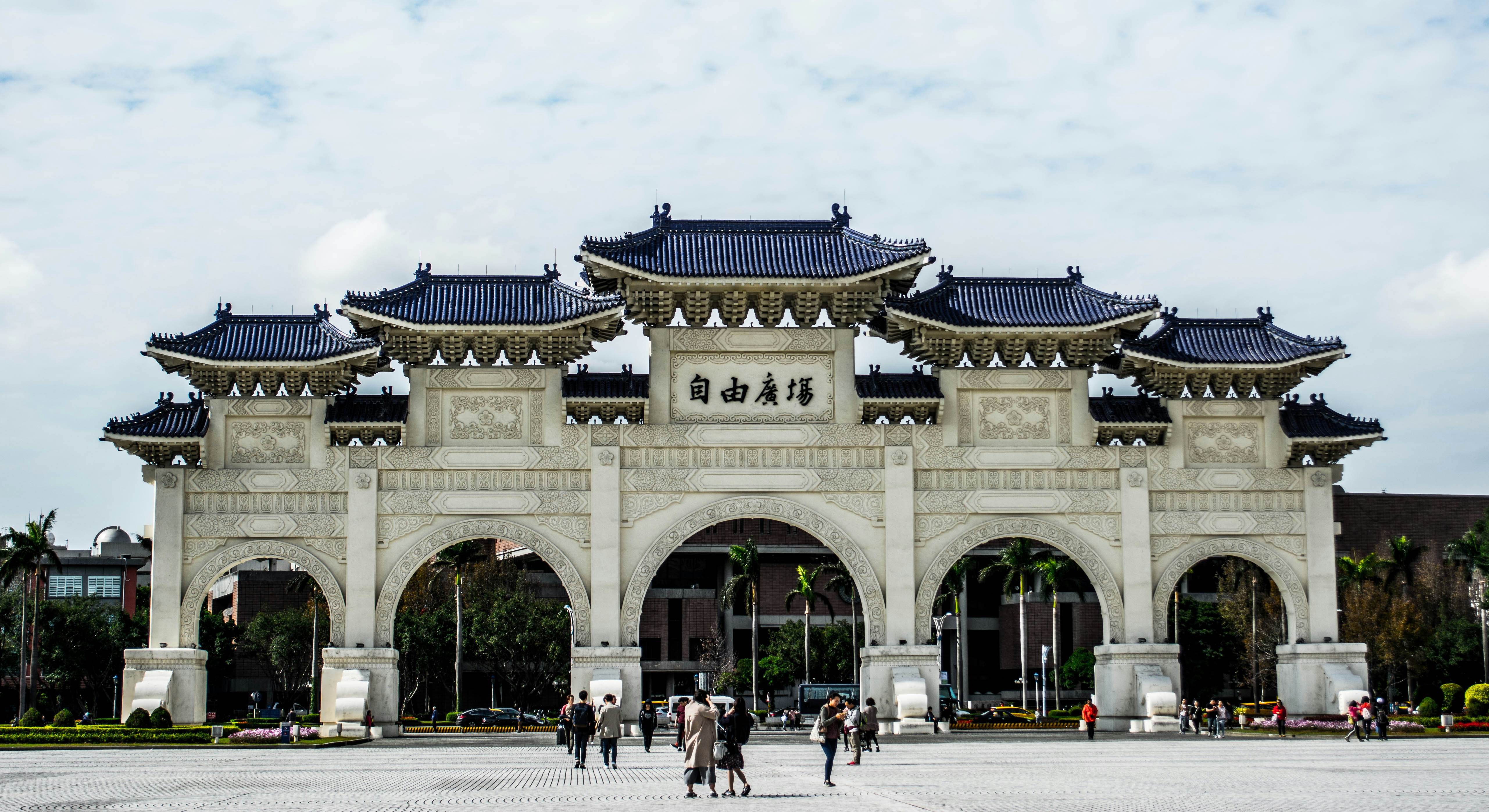 Gate of Tranquil Arches: A Timeless Chinese Pavilion Entrance