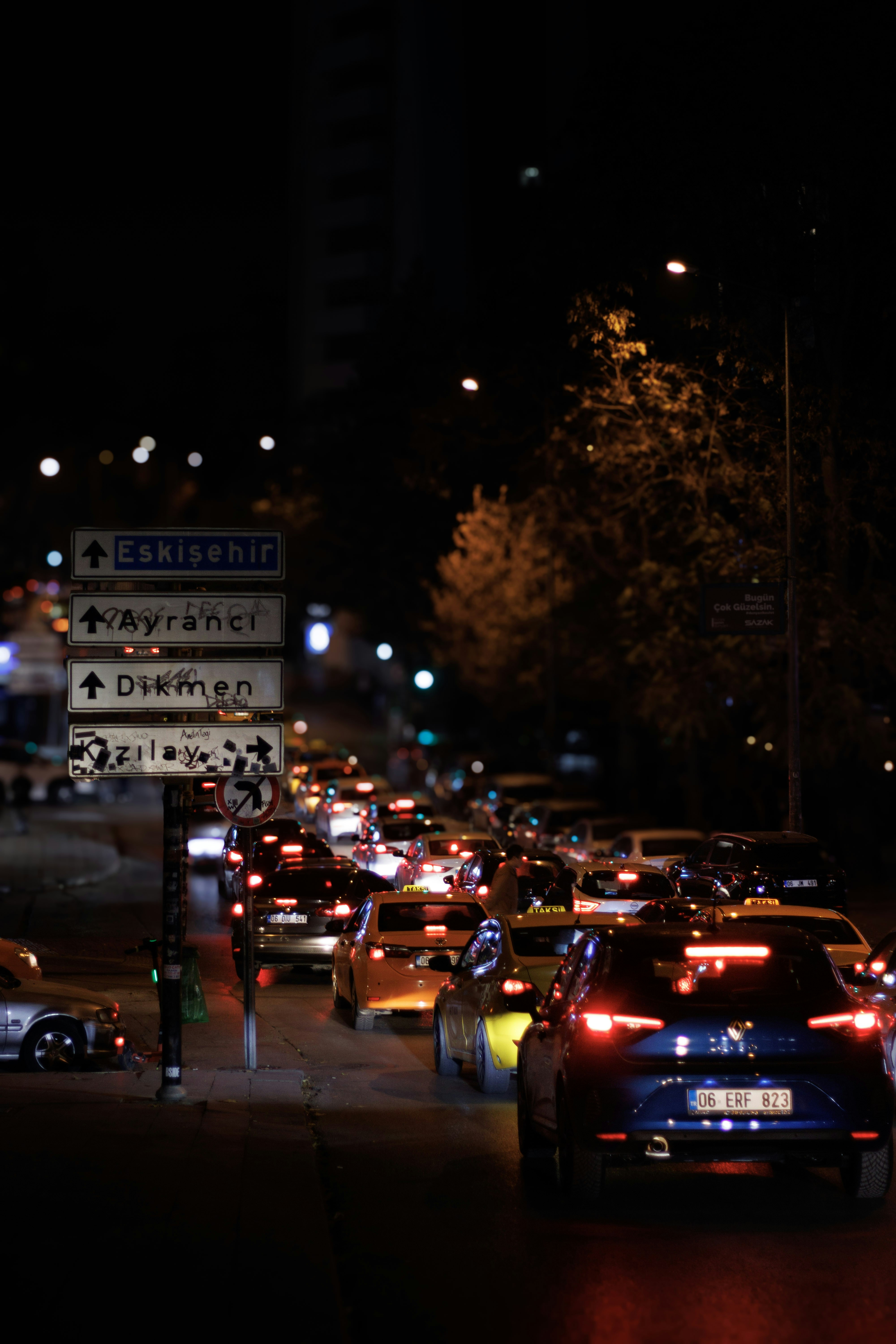 Night-time Mismatch of Traffic Signals