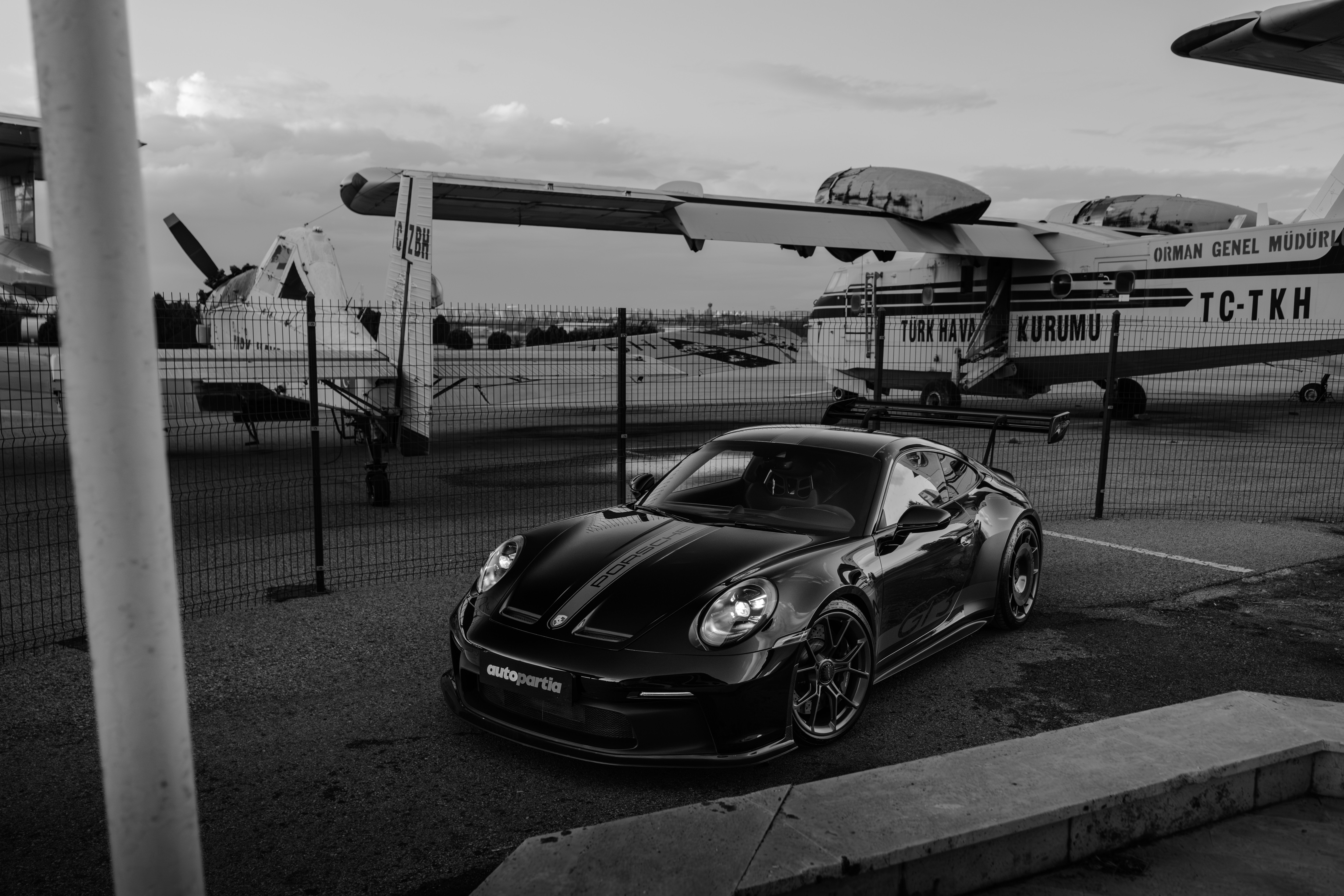 Stately Porsche by the Quiet Wings