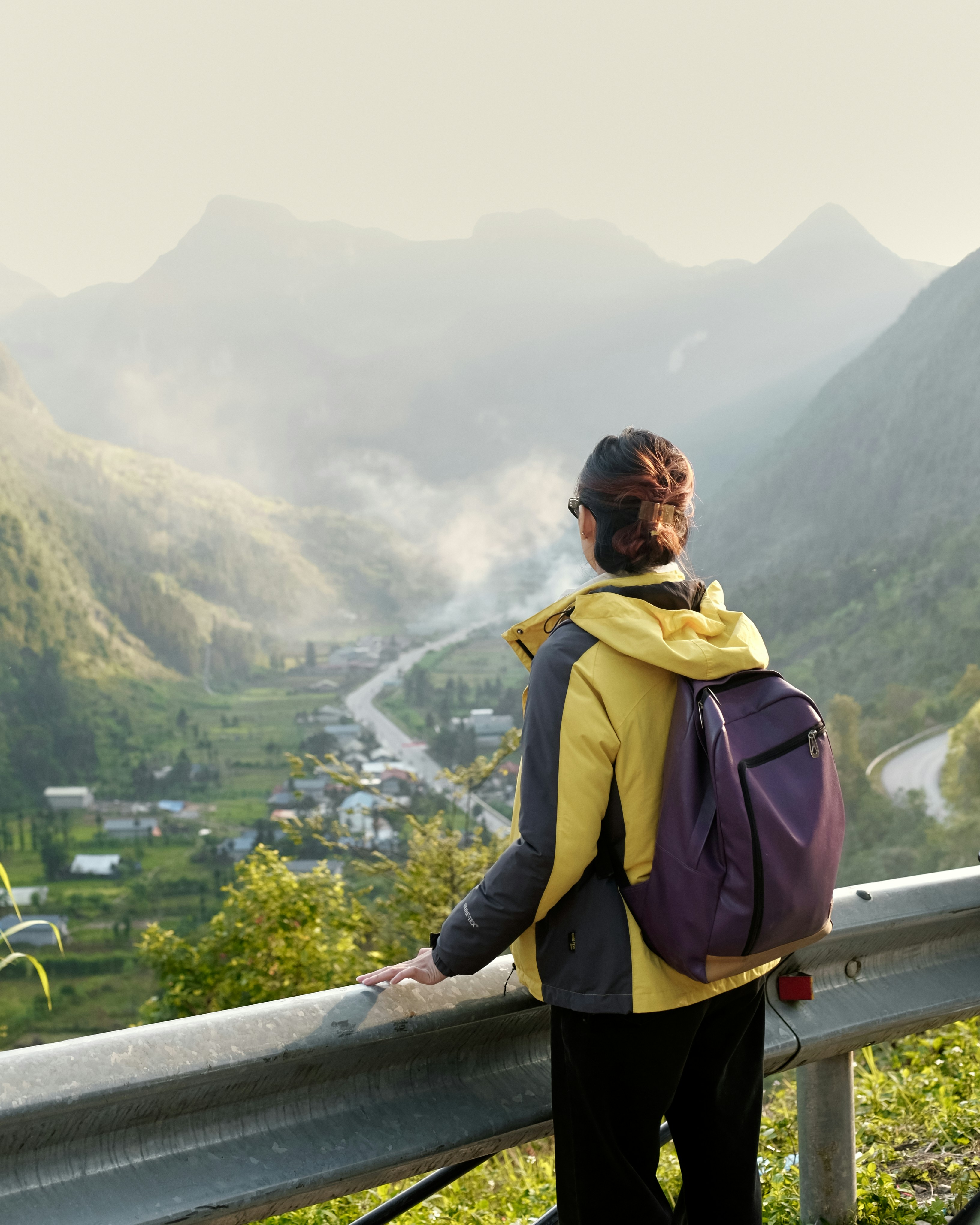 Trailside Outlook: A Quiet Balcony to a Valley Morning