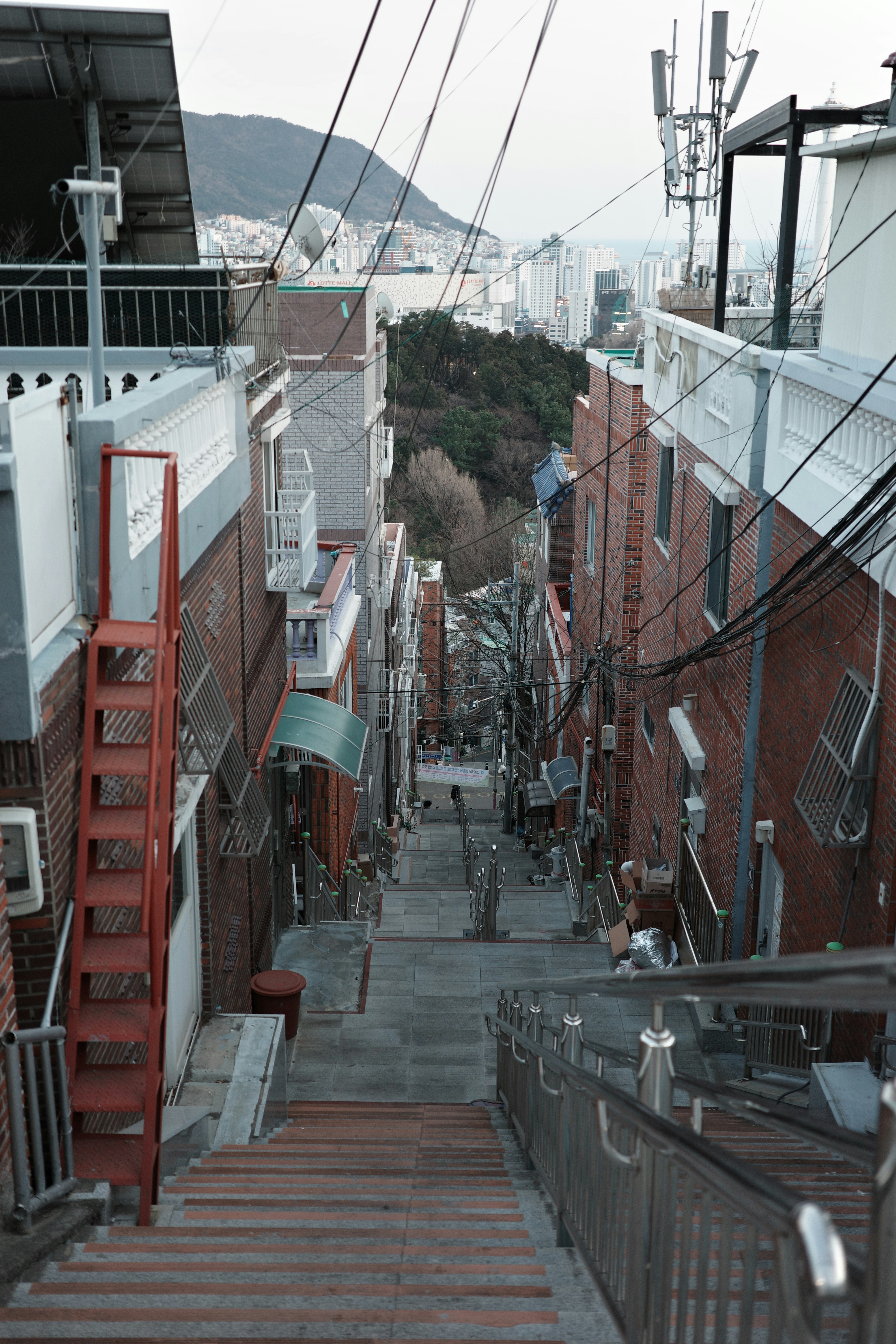Coastal Staircase Corridor: Urban Cityscape Framing