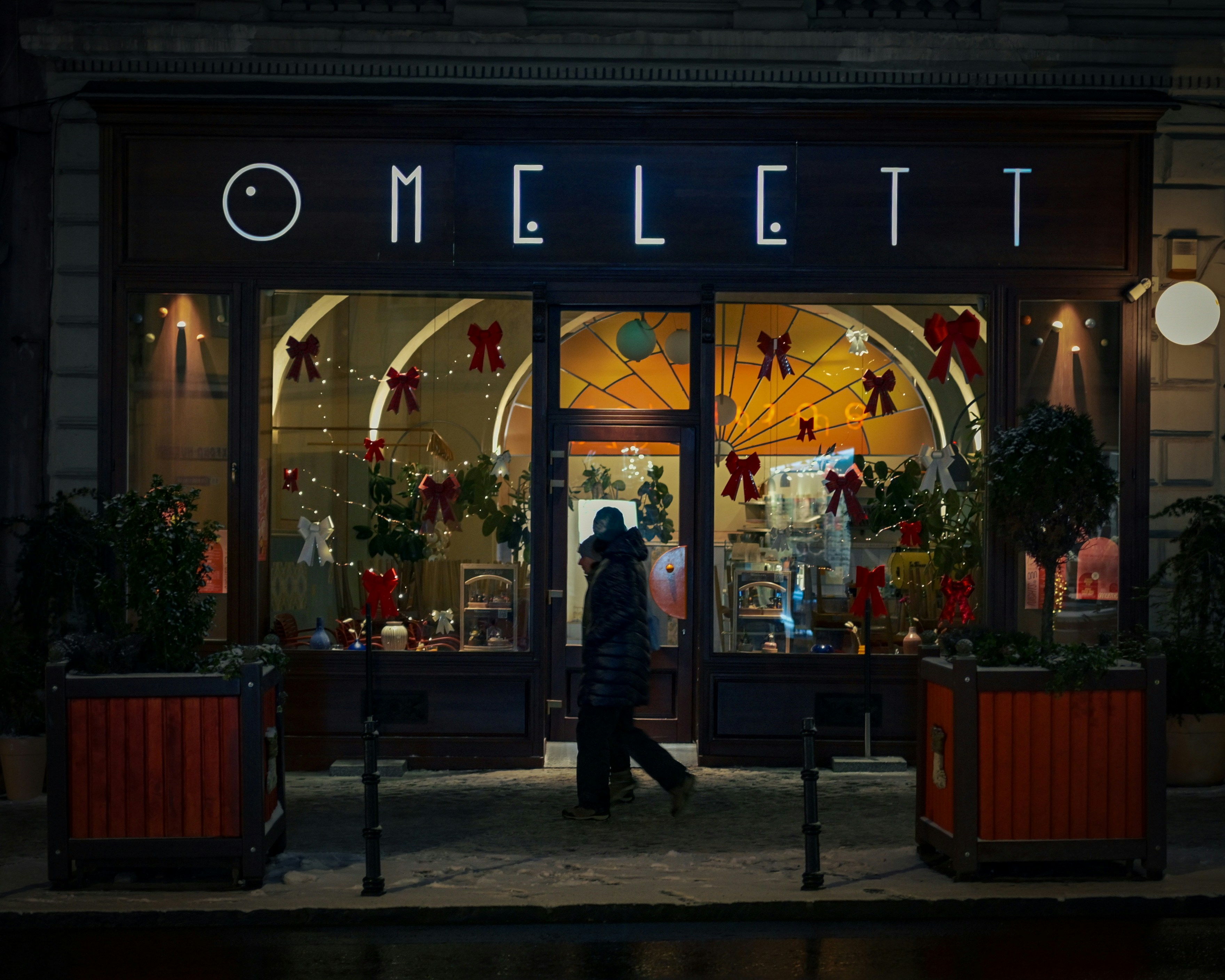 Evening Window Spectacle at Omletti Boutique