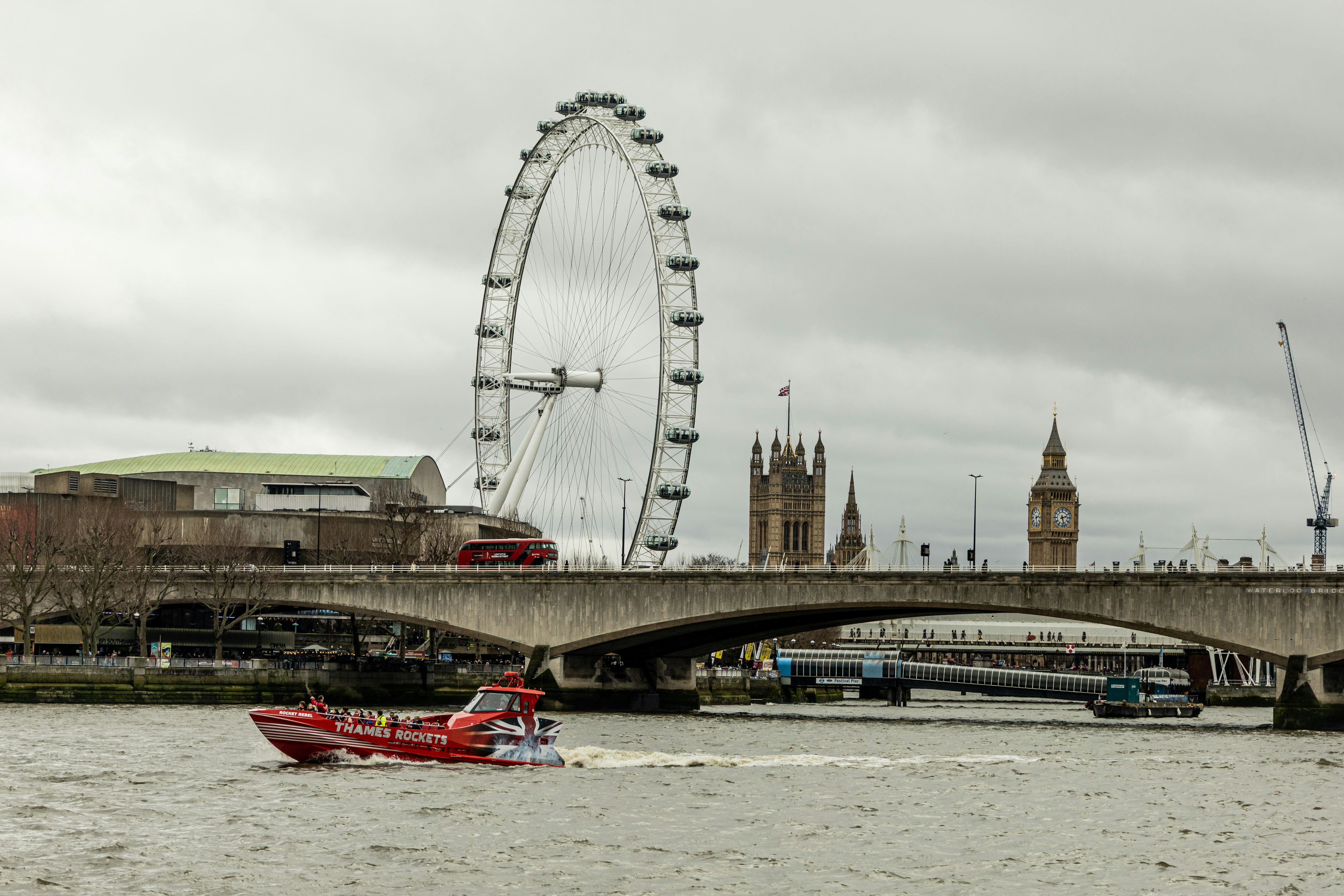 London Eye on the Thames: Cityscape Drift Under Grey Skies