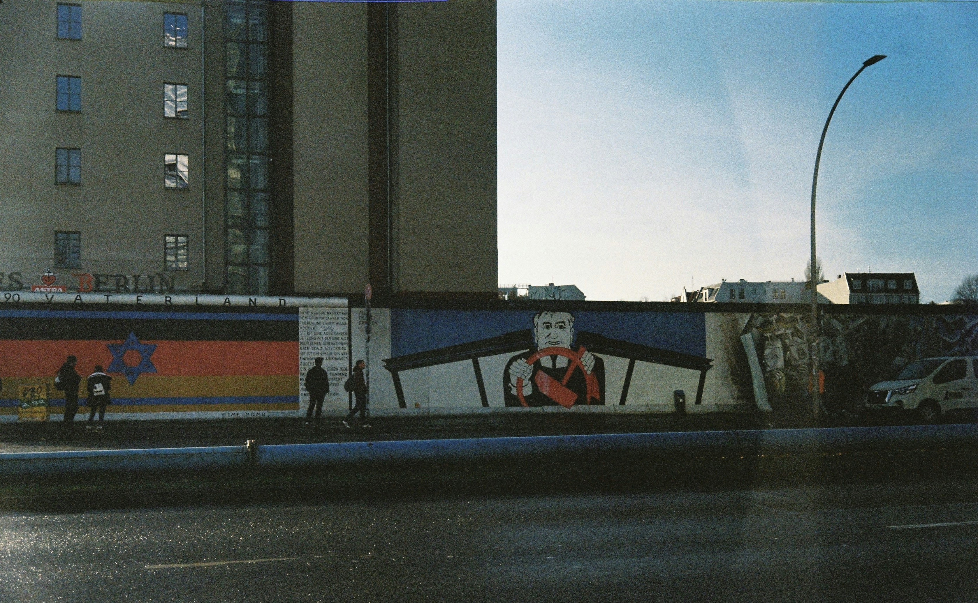 Berlin Wall, Berliner Mauer 35mm 35mm film film photography analog photography zorki zorki4