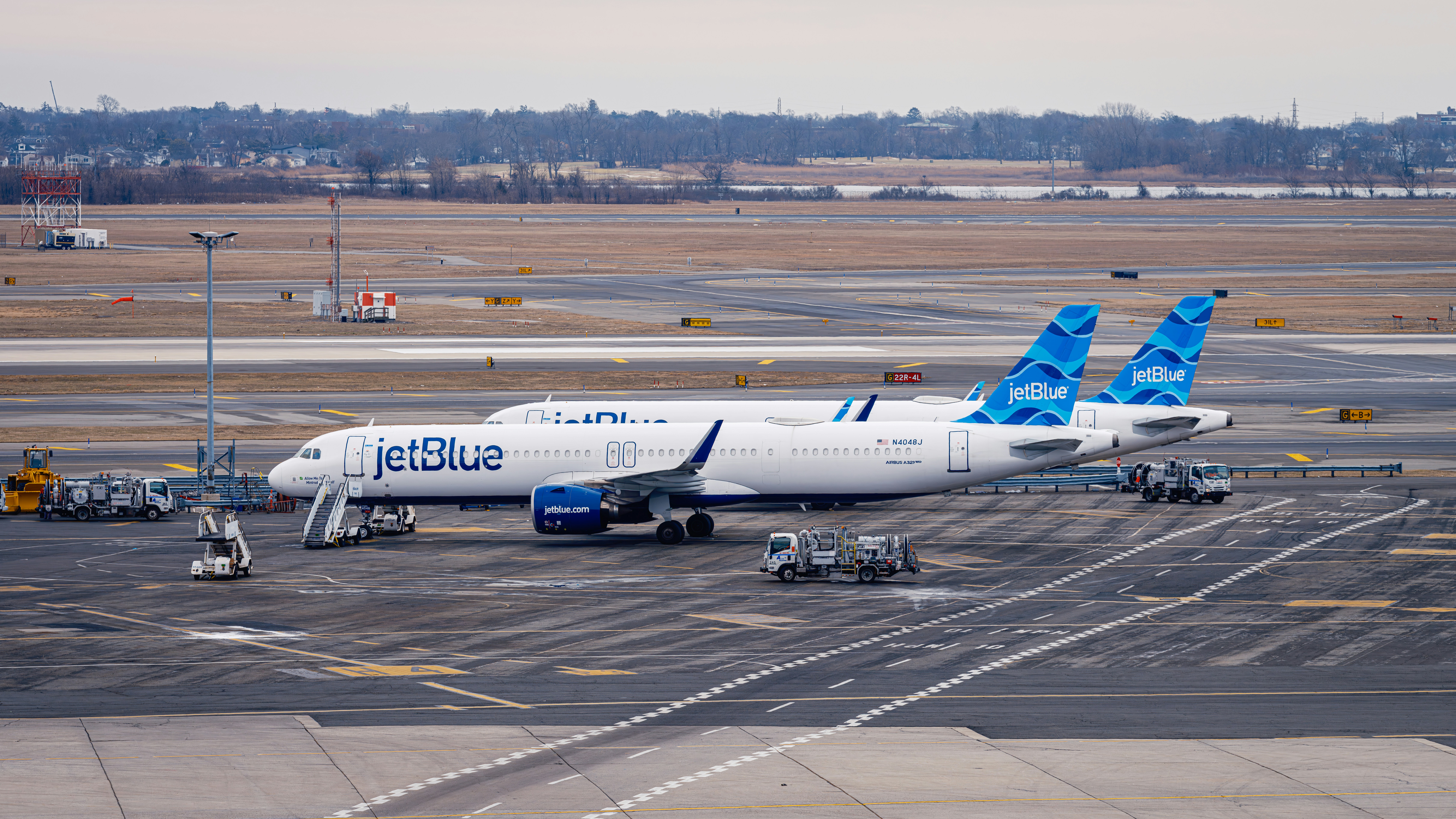 JetBlue at the Gate: A Calm Tarmac Portrait