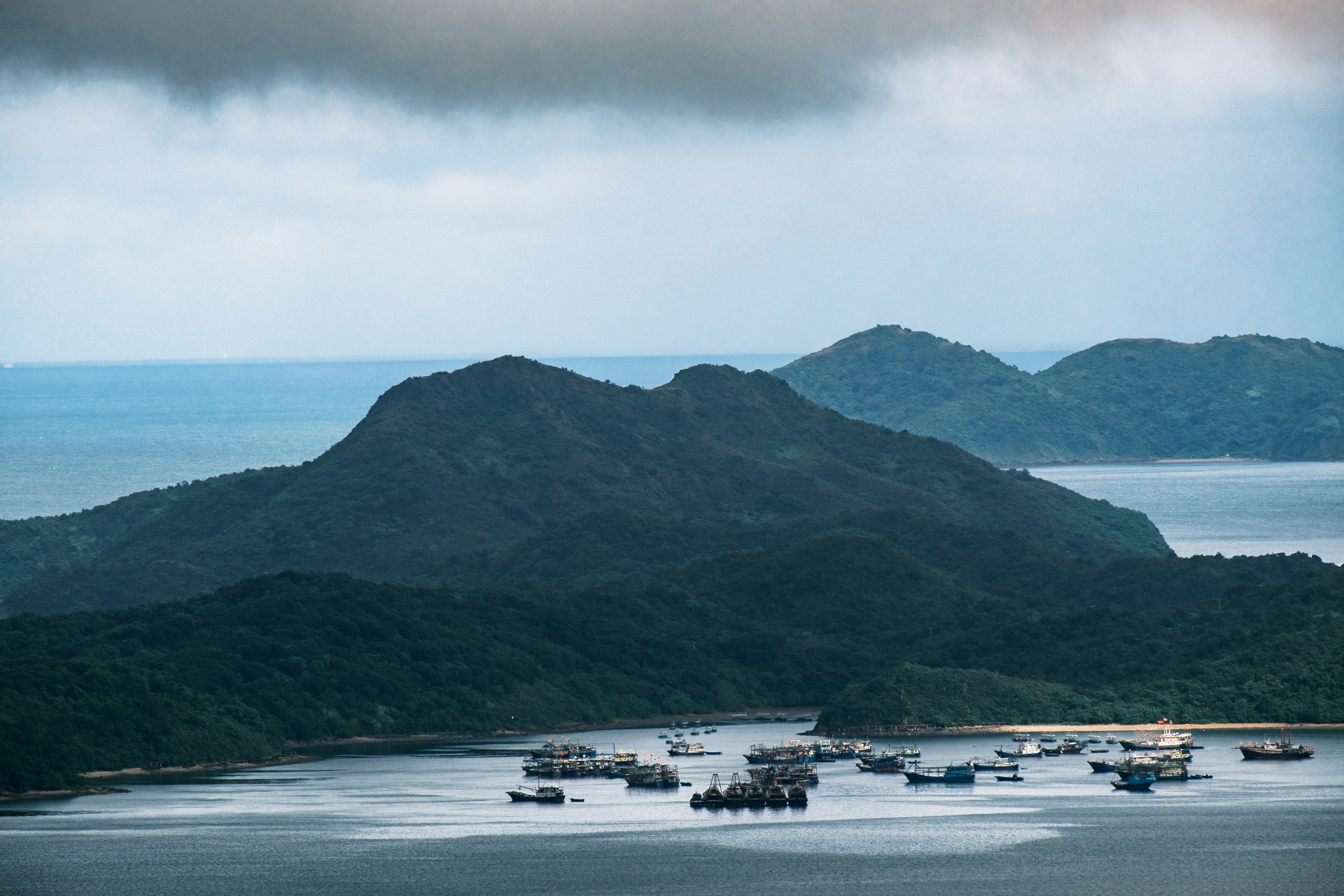 Harbor Dunes: A Quiet Archipelago Fringed by Boats