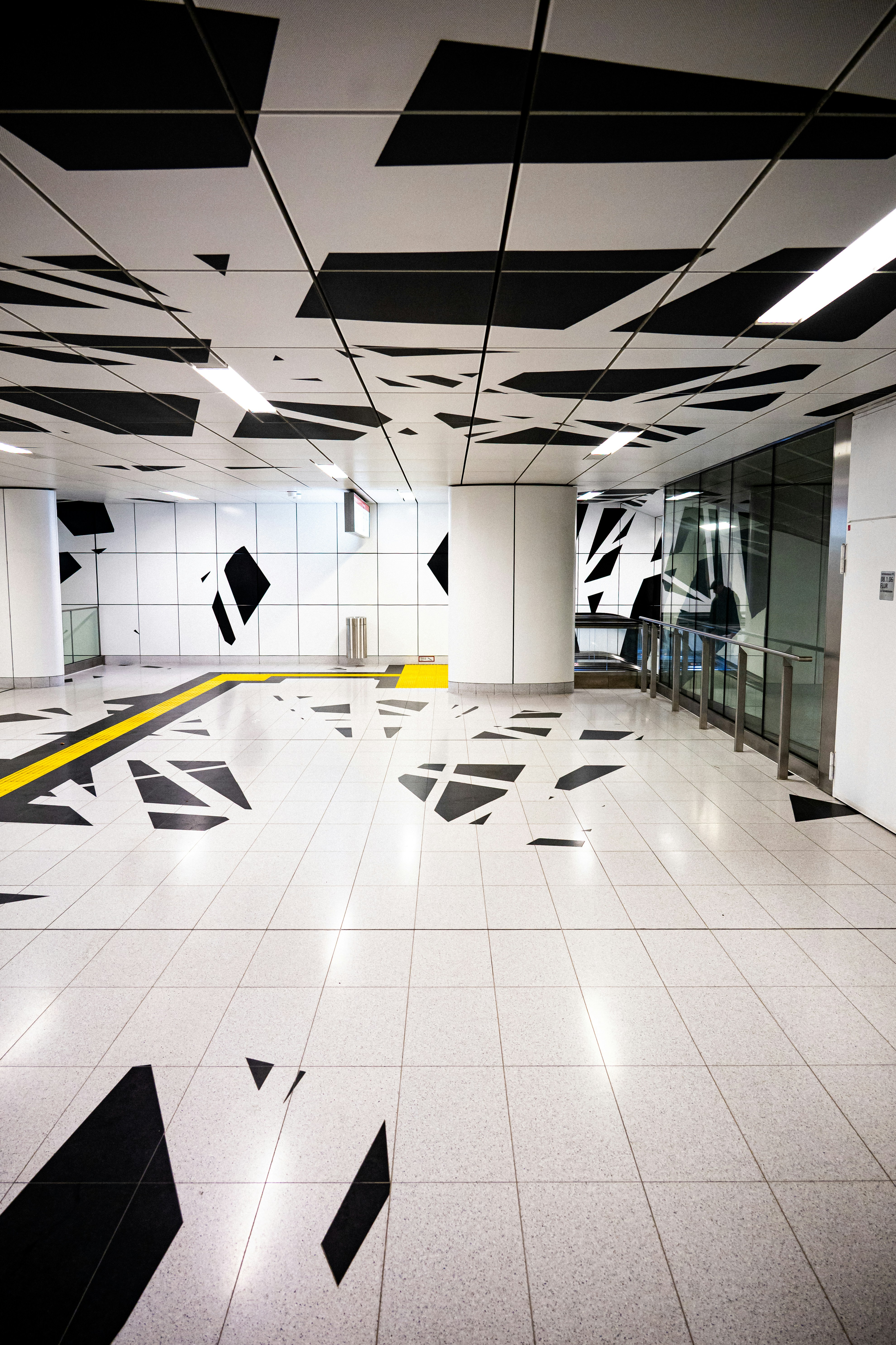 Geometric Echoes in an Underground Atrium