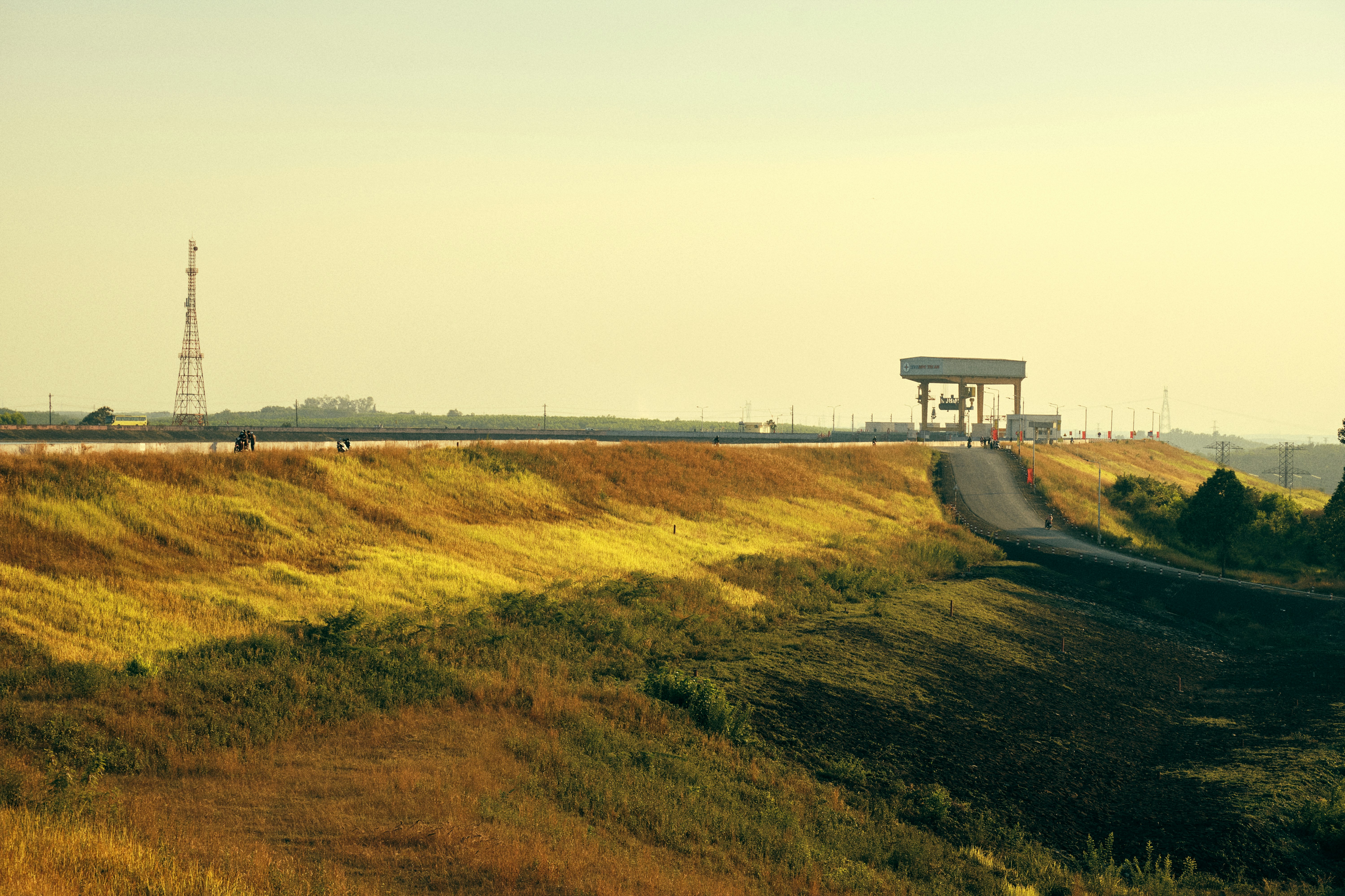 Horizon Gate: A Quiet Road to the Watchtower