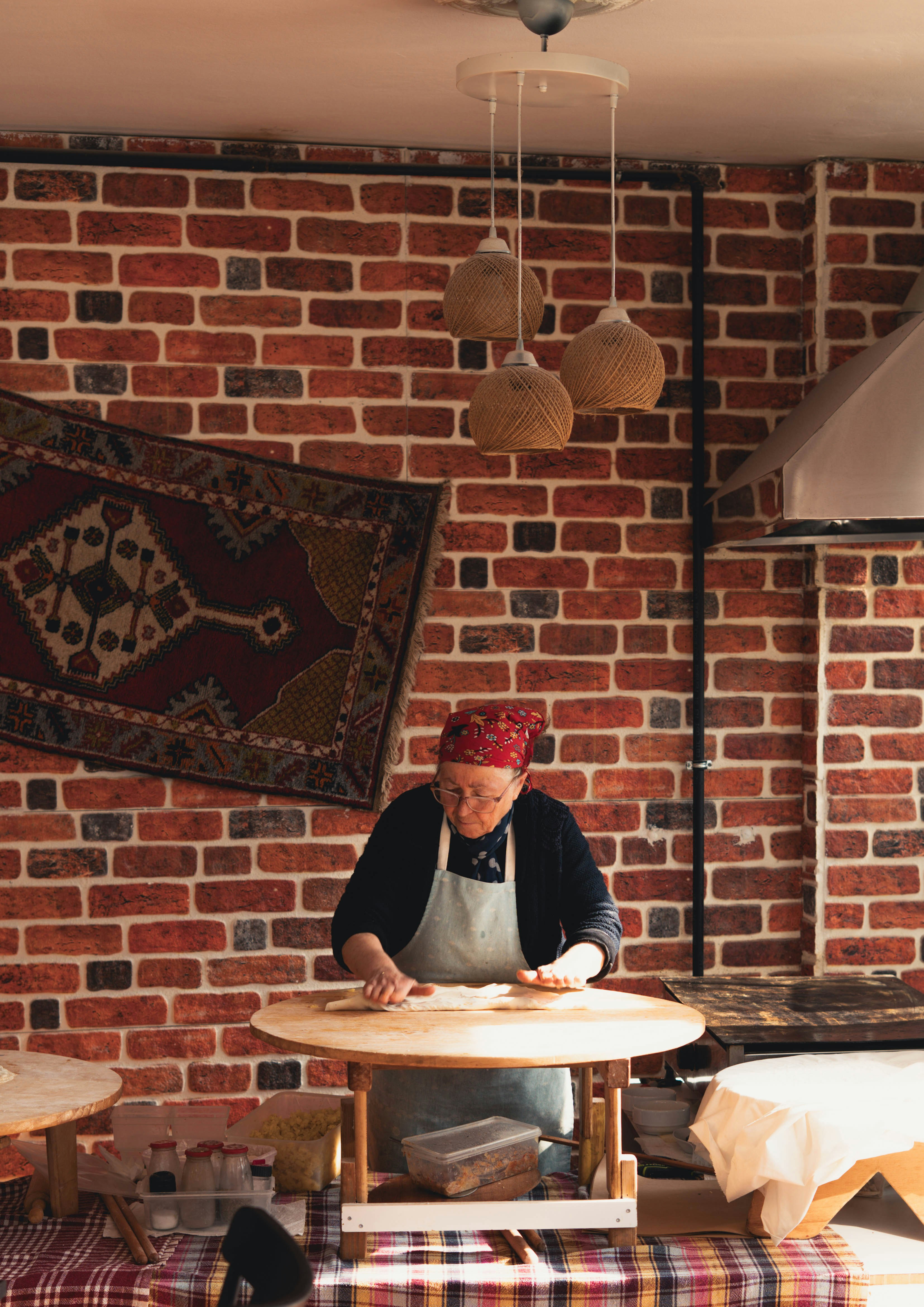 The Ceramic Hands: Crafting At a Brick-Wroom Table