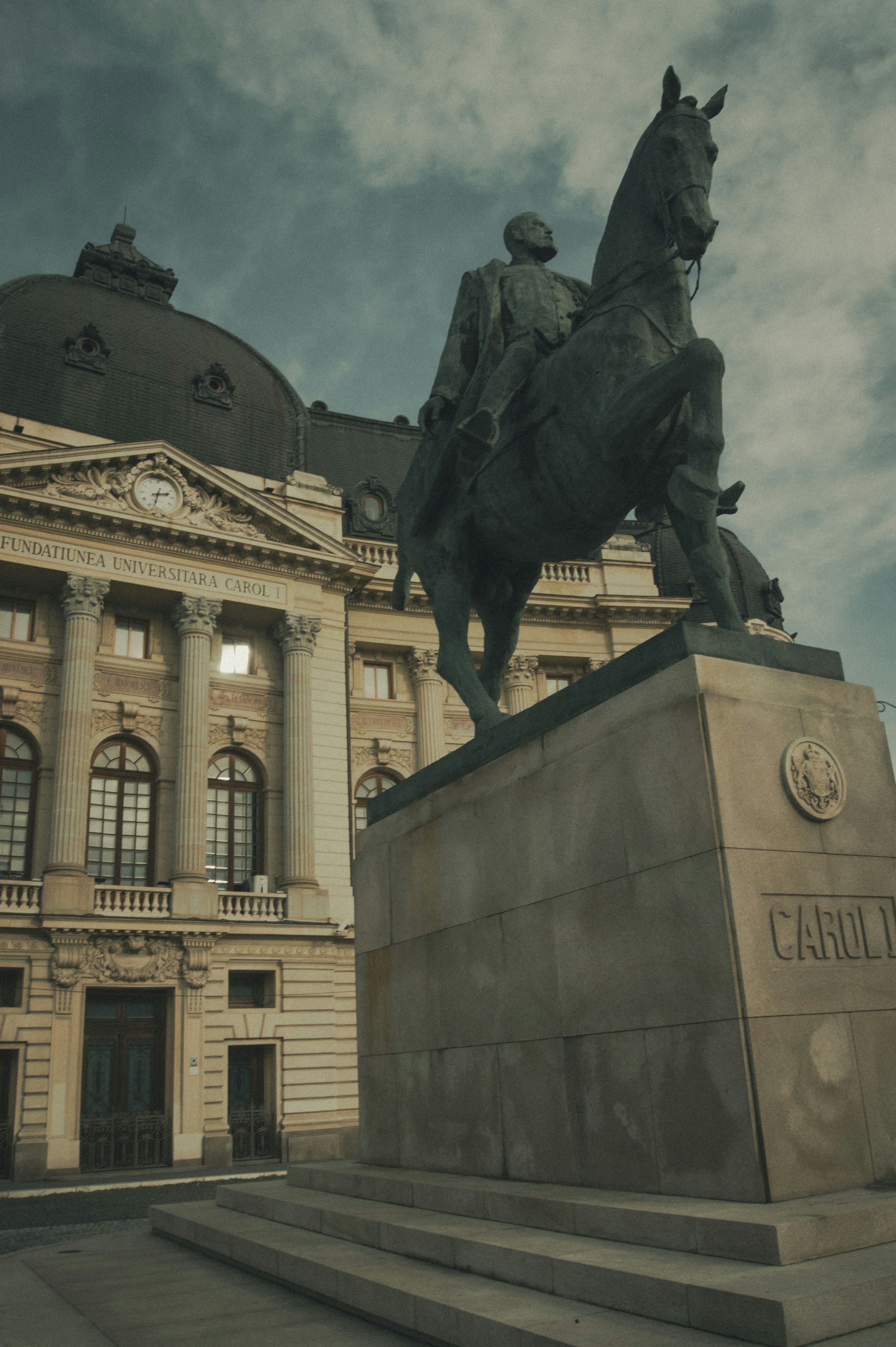 Statue on the Plaza: Equestrian Legacy before the Heritage Facade