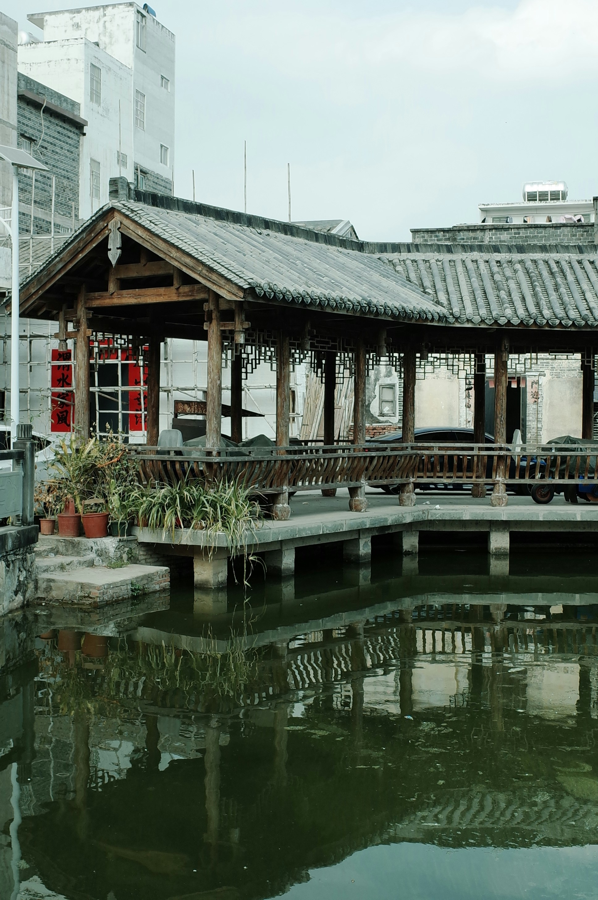 Waterfront Pavilion in a Quiet Canal Corridor