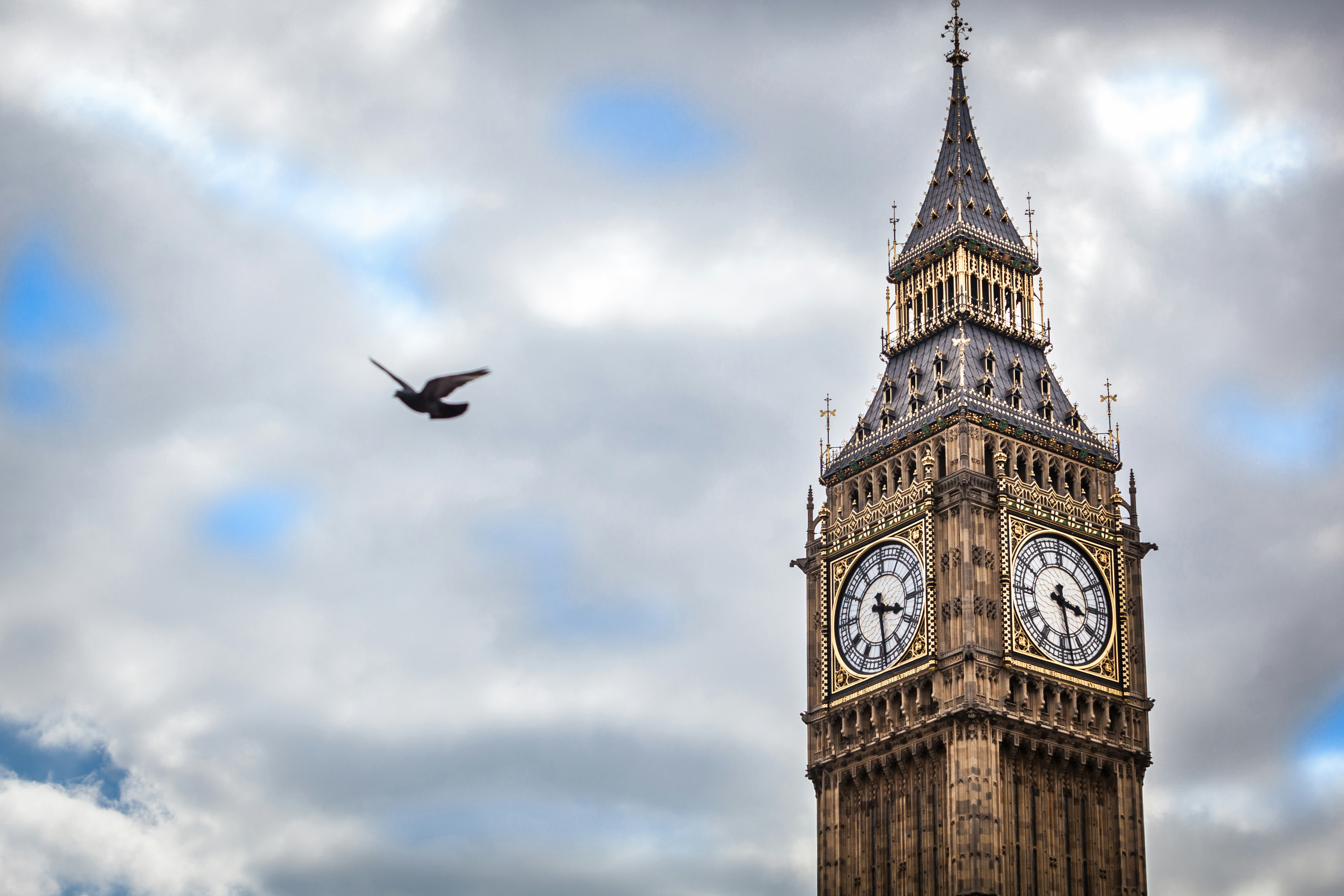 Timekeeper in the Clouds: Big Ben Against a Sky of Echoes