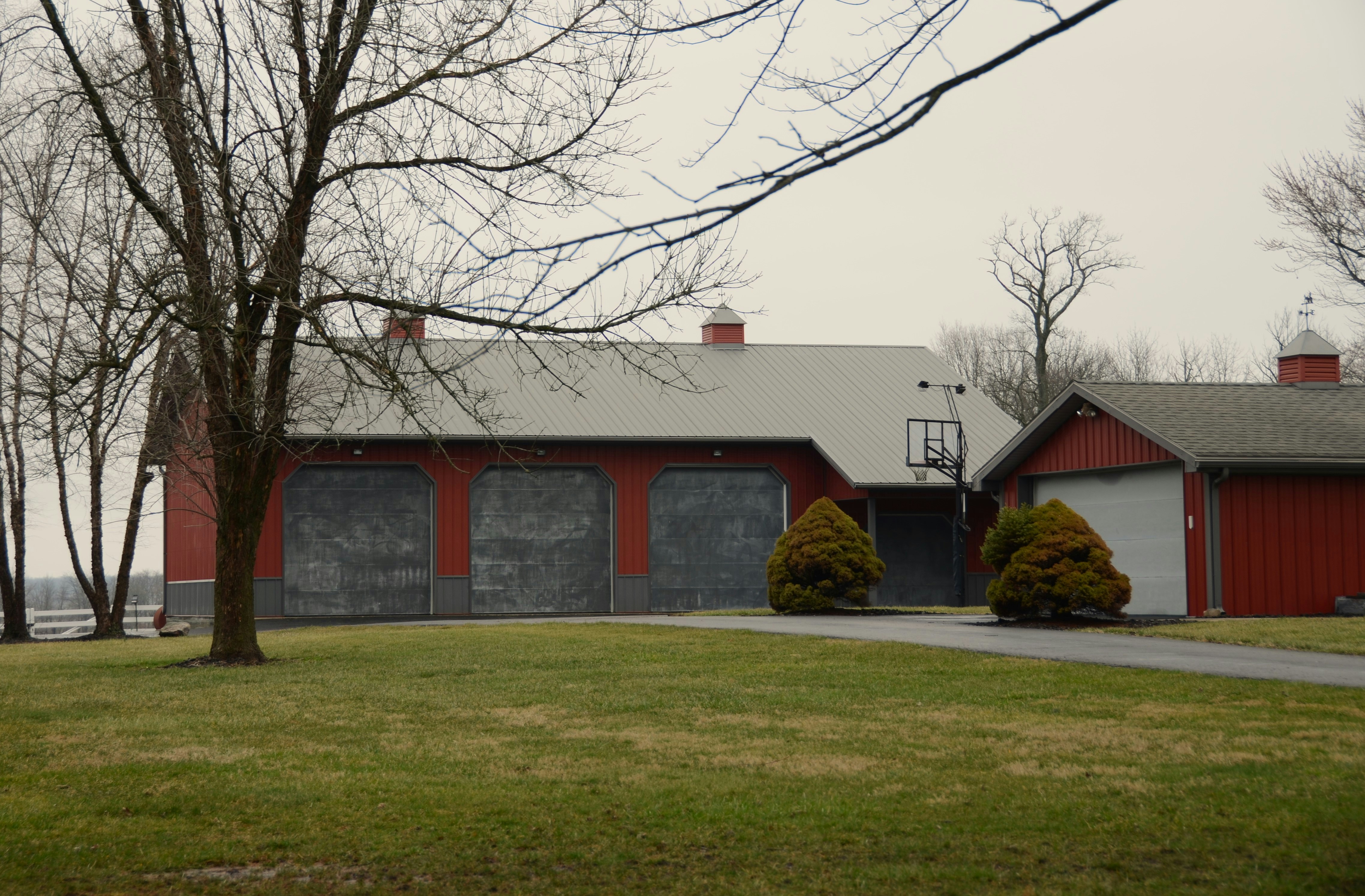 Dormant Parkhouse: A Quiet Winter Day with Rust-Red Garage Doors