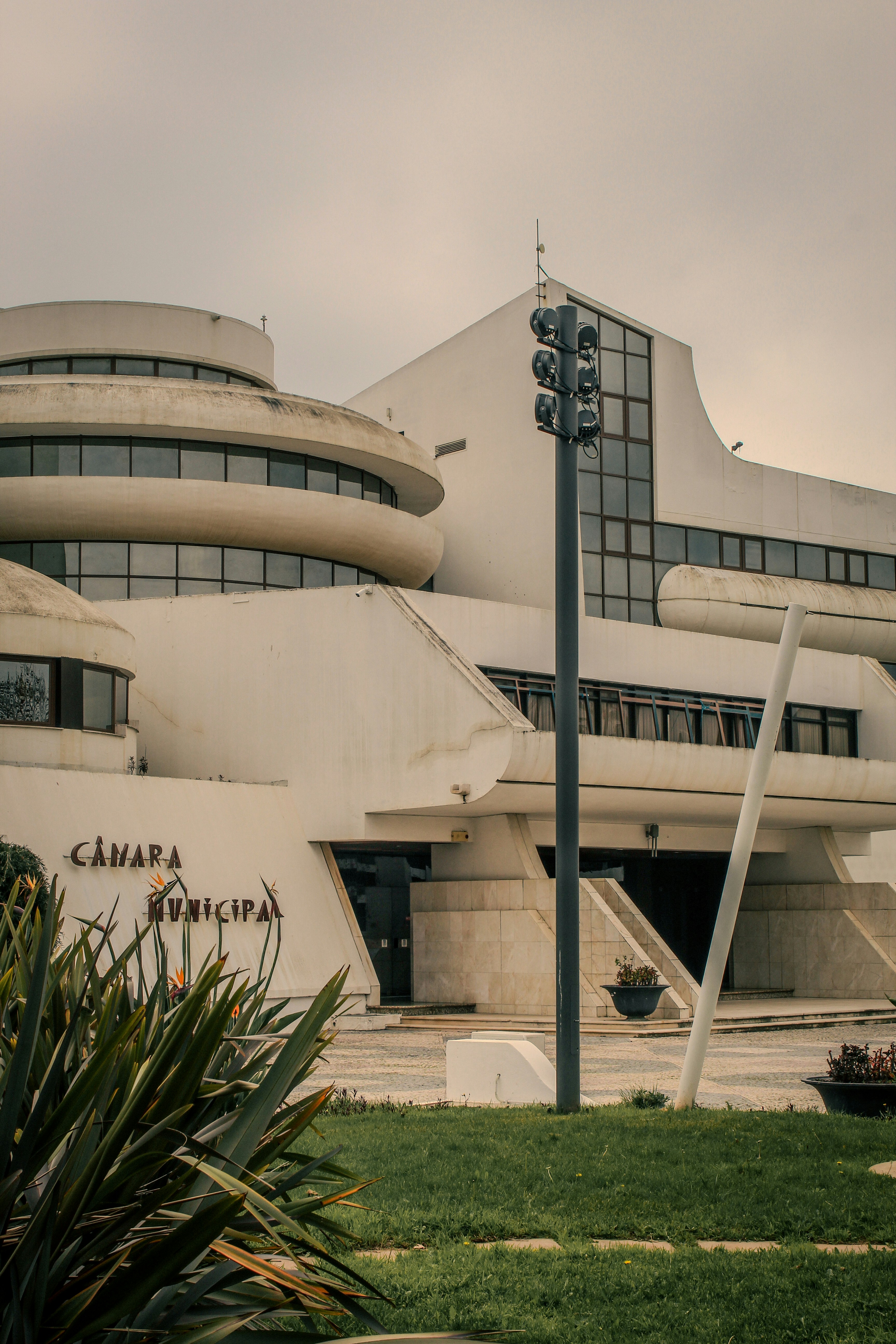 Concrete Curves and Quiet Angles: A Municipal Modernist Facade