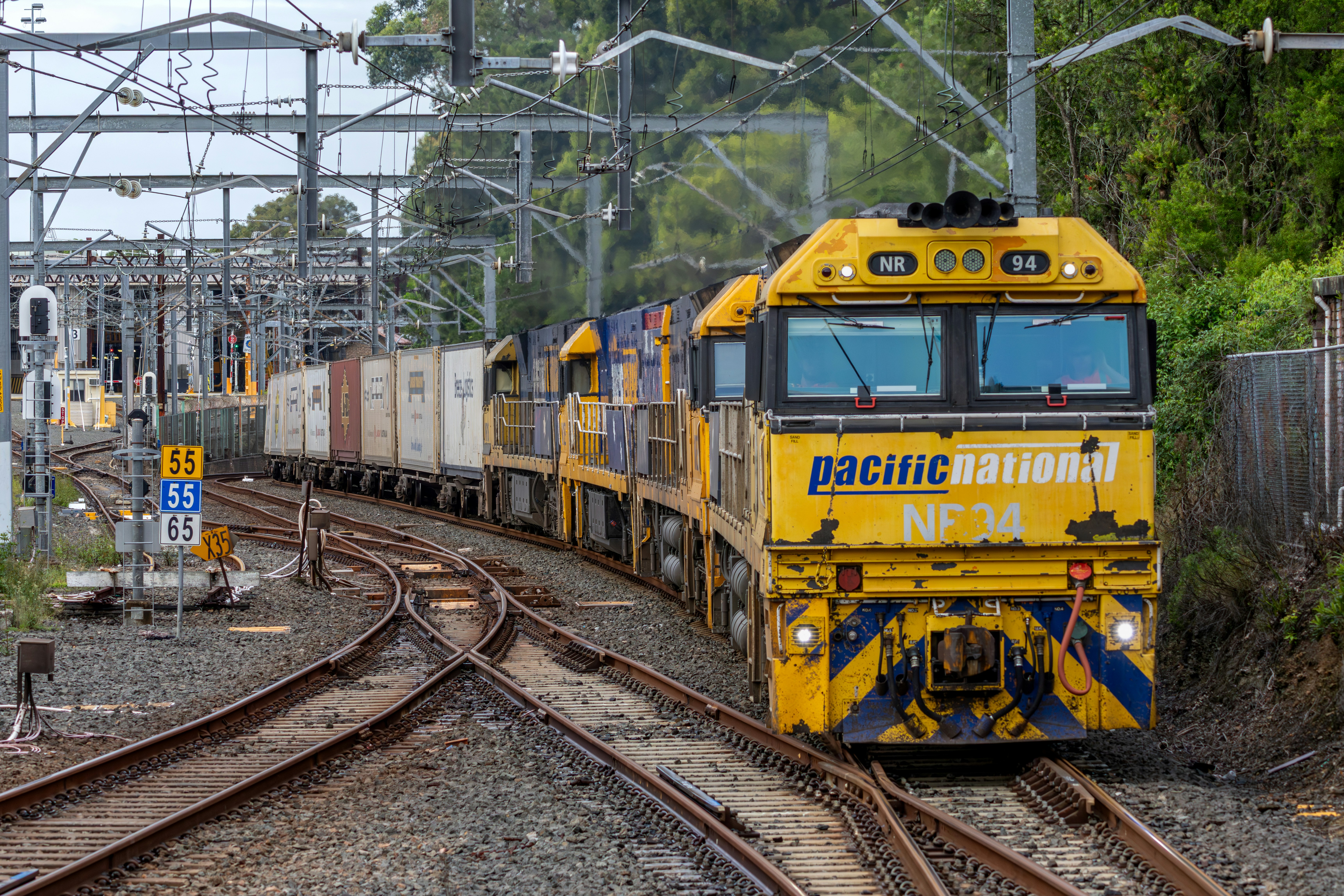 Yellow Power: A Pacific National freight engine Charges Forward
