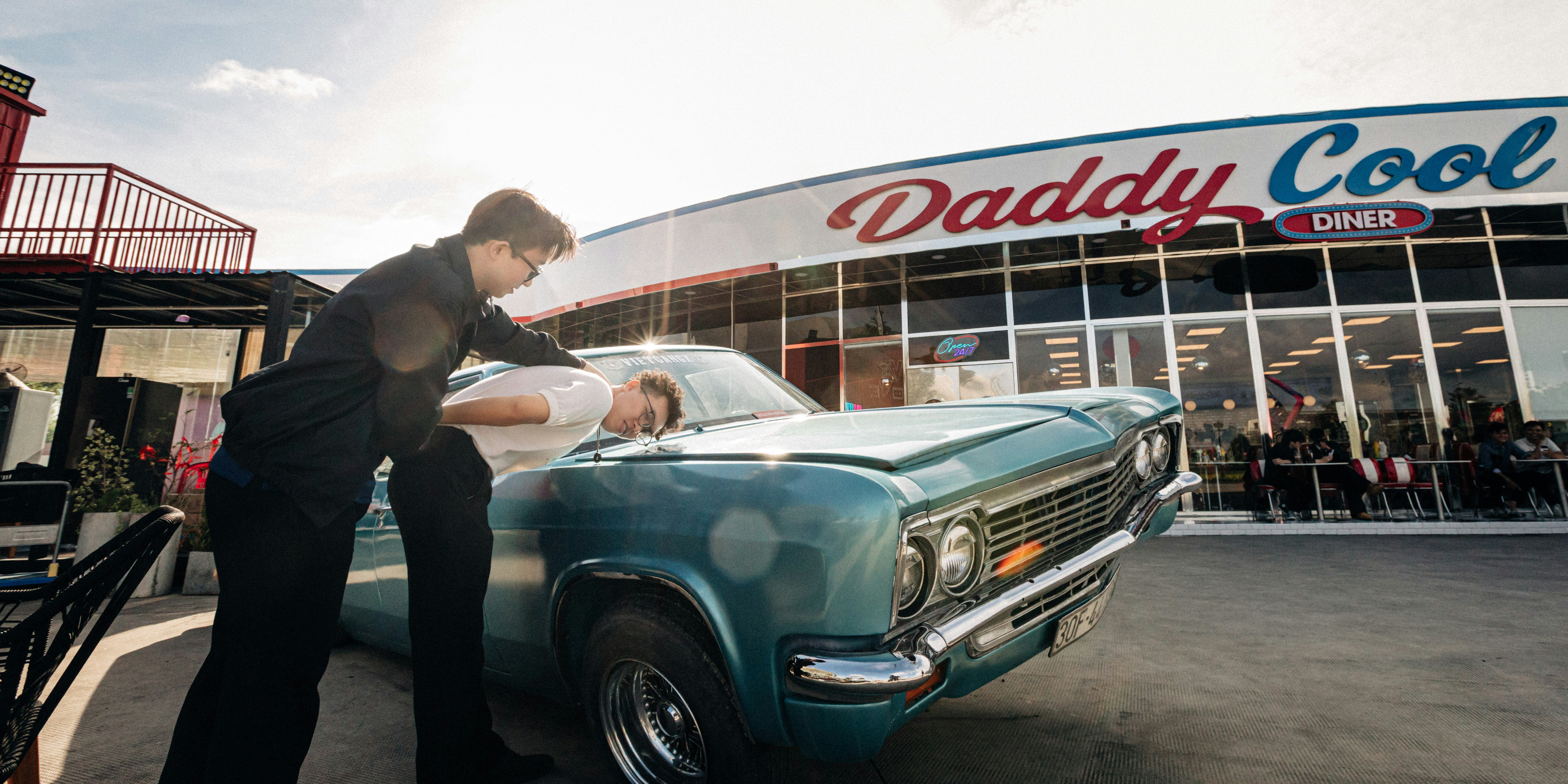 Diner Drive: A teal classic and the moment it finds its crew