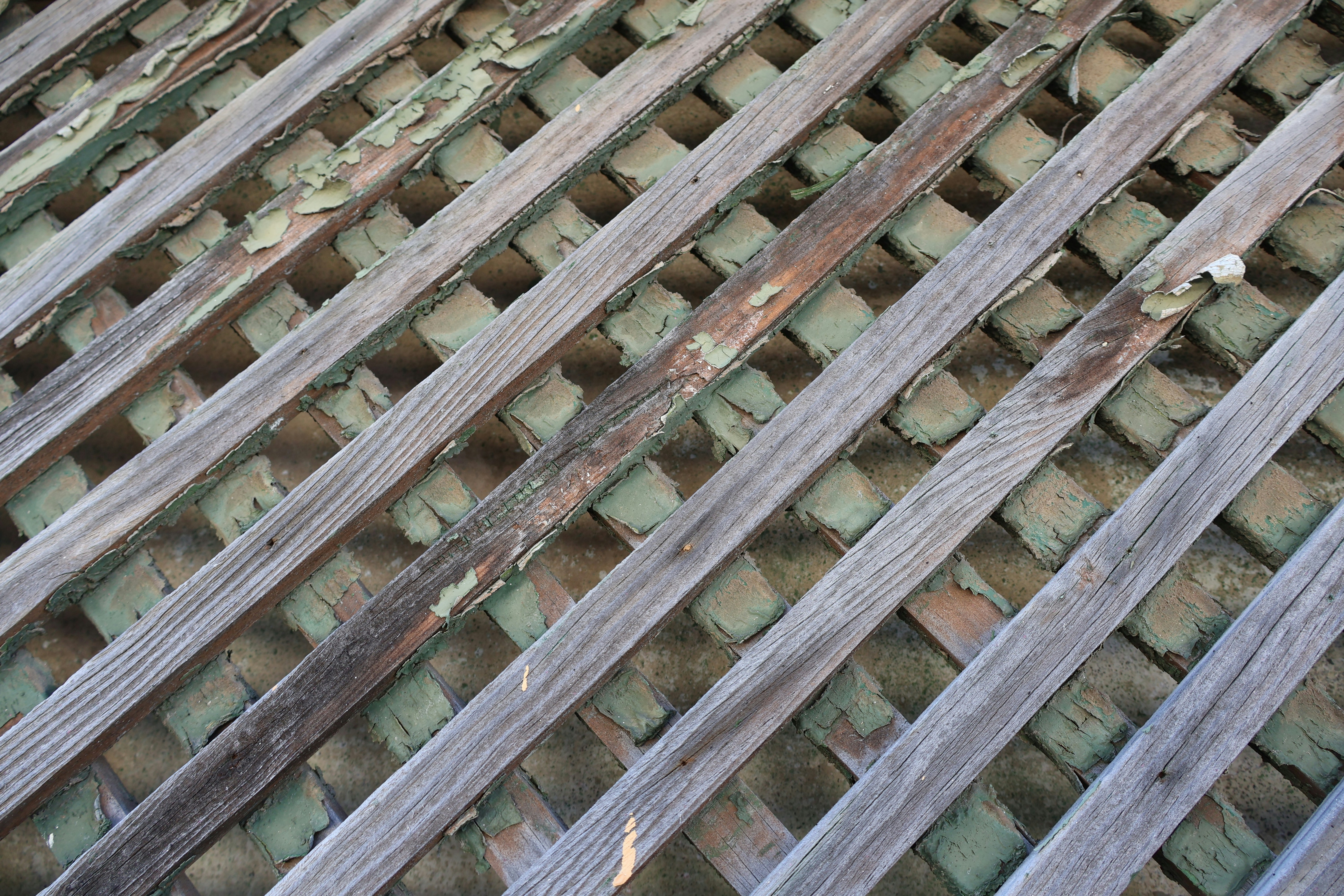 Interwoven Slats: A Textured Study of Wooden Lattice Strips