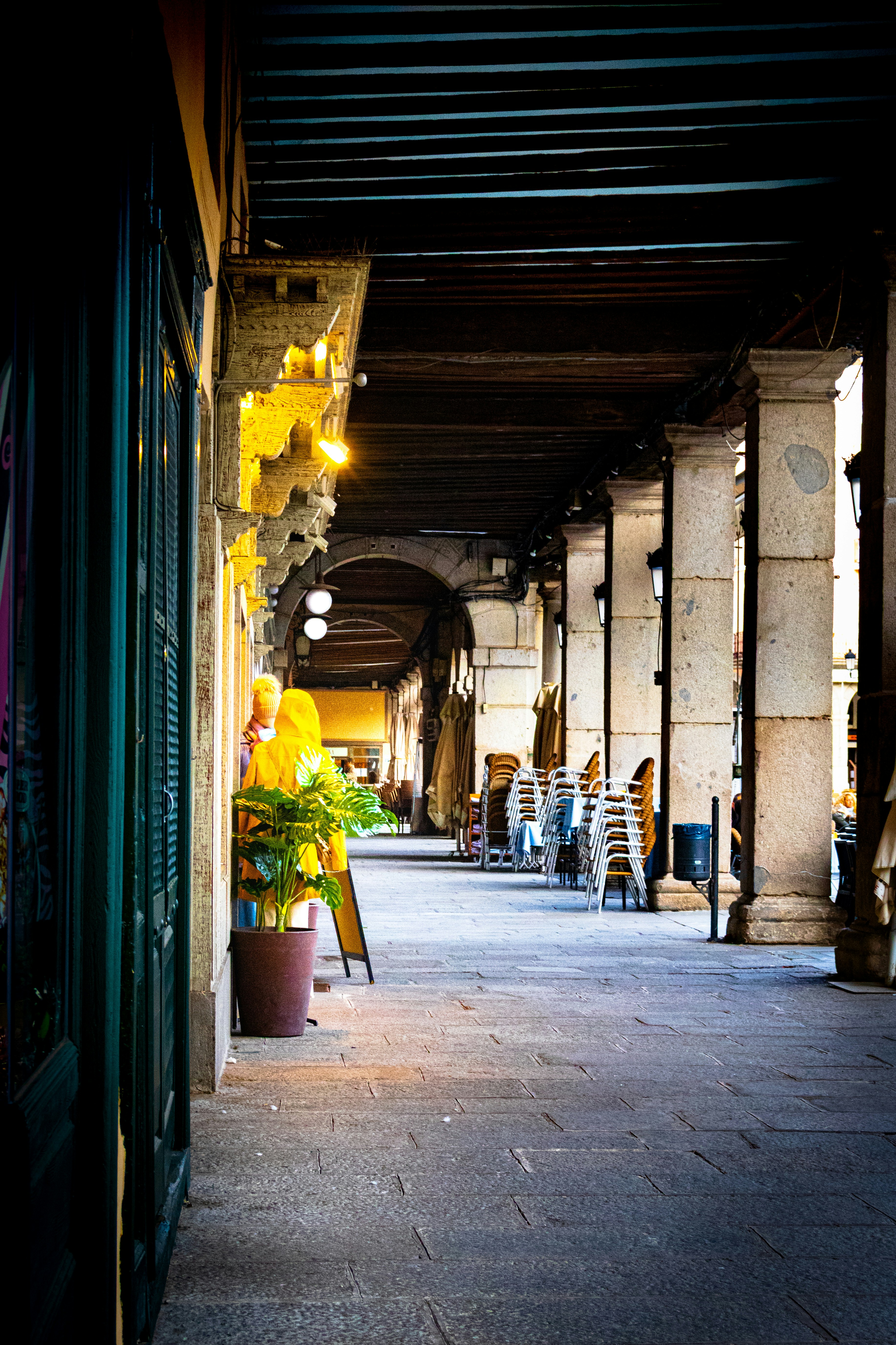 Golden Lanterns and Archways: A Quiet Gallery Along the Arcade