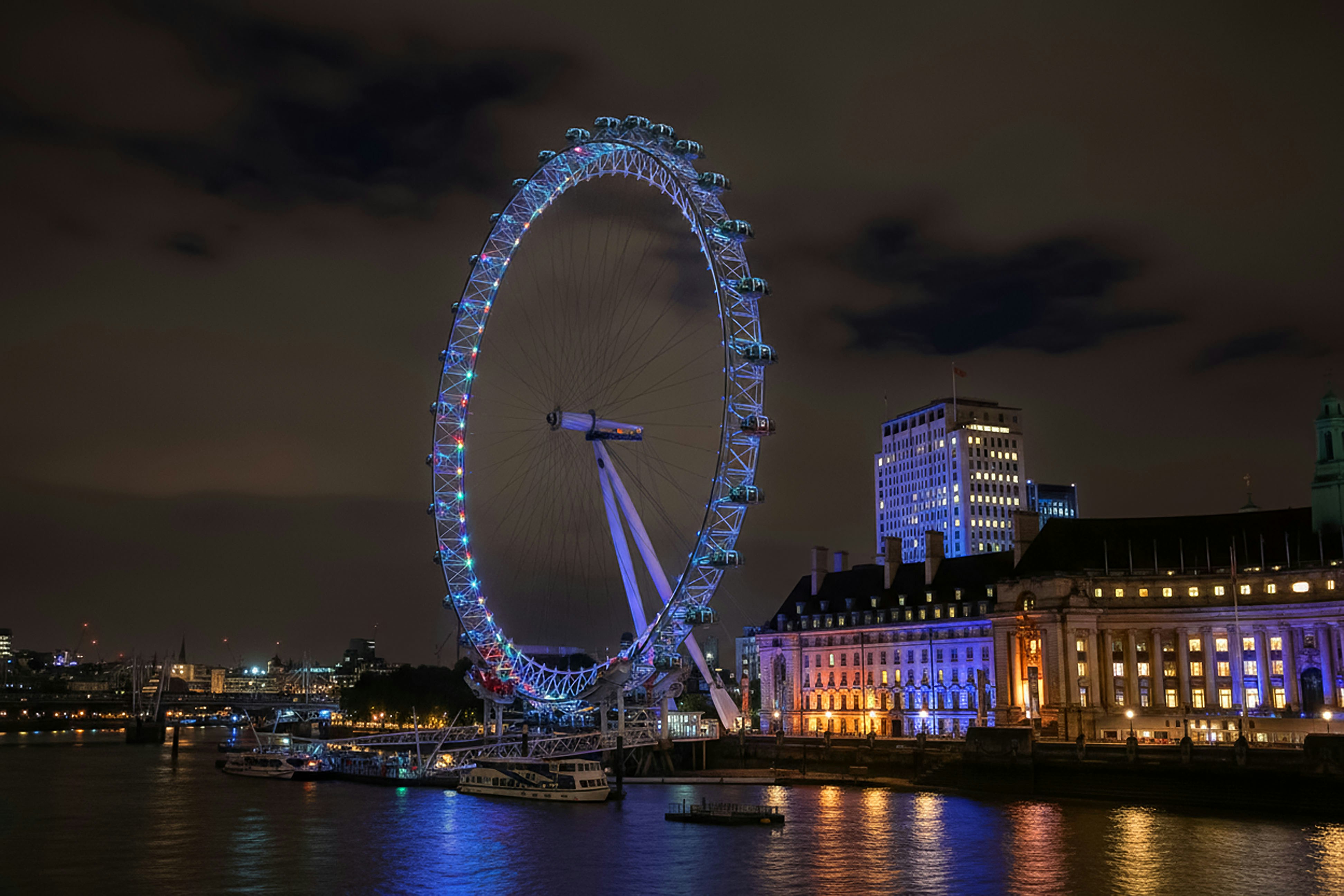 London Eye by Night: A Neon-Glowed Ring Over the Thames