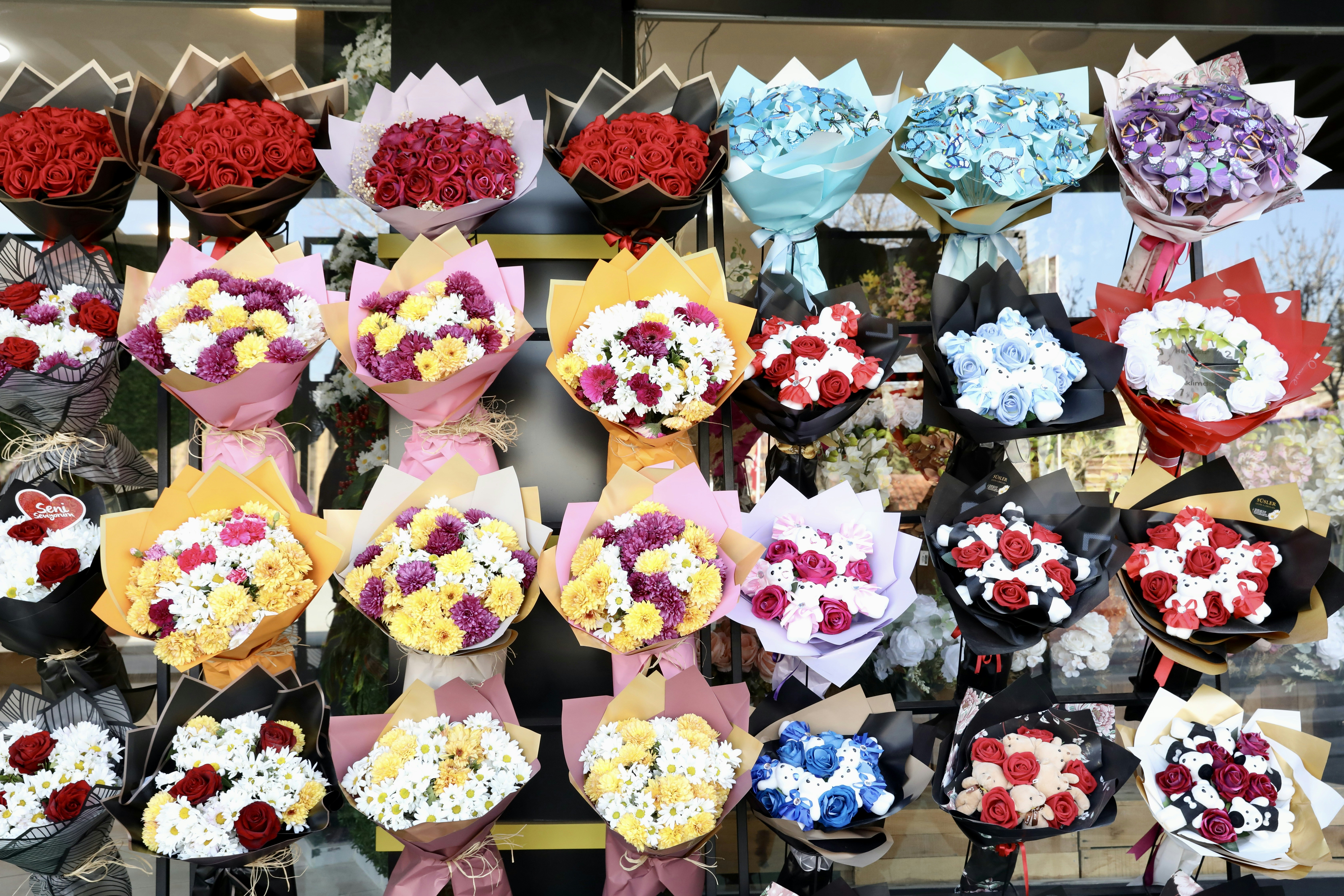Bouquets in Bloom: A Symmetry of Colorful Petals