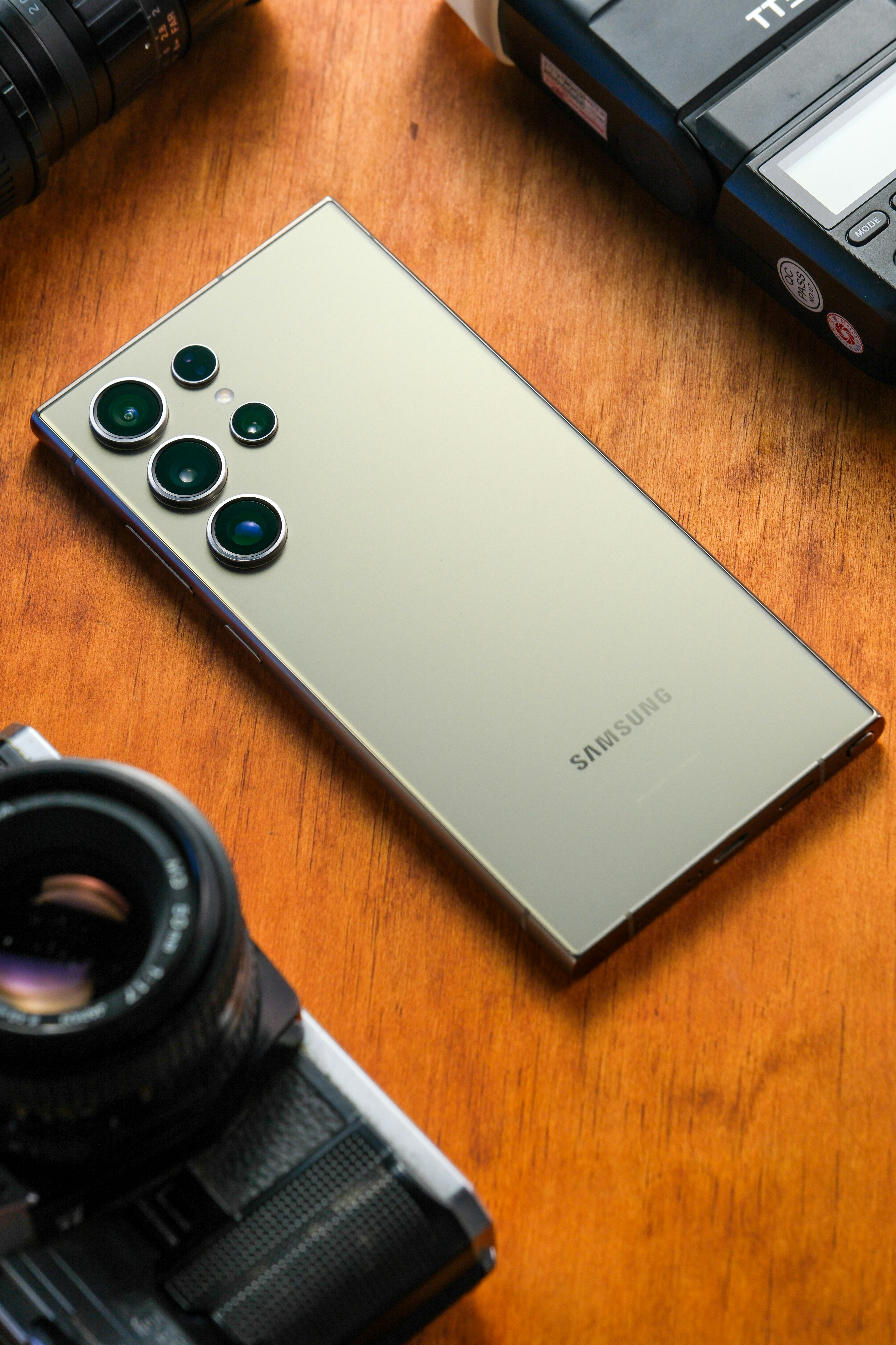 Slim Galaxy in a Studio of Lenses