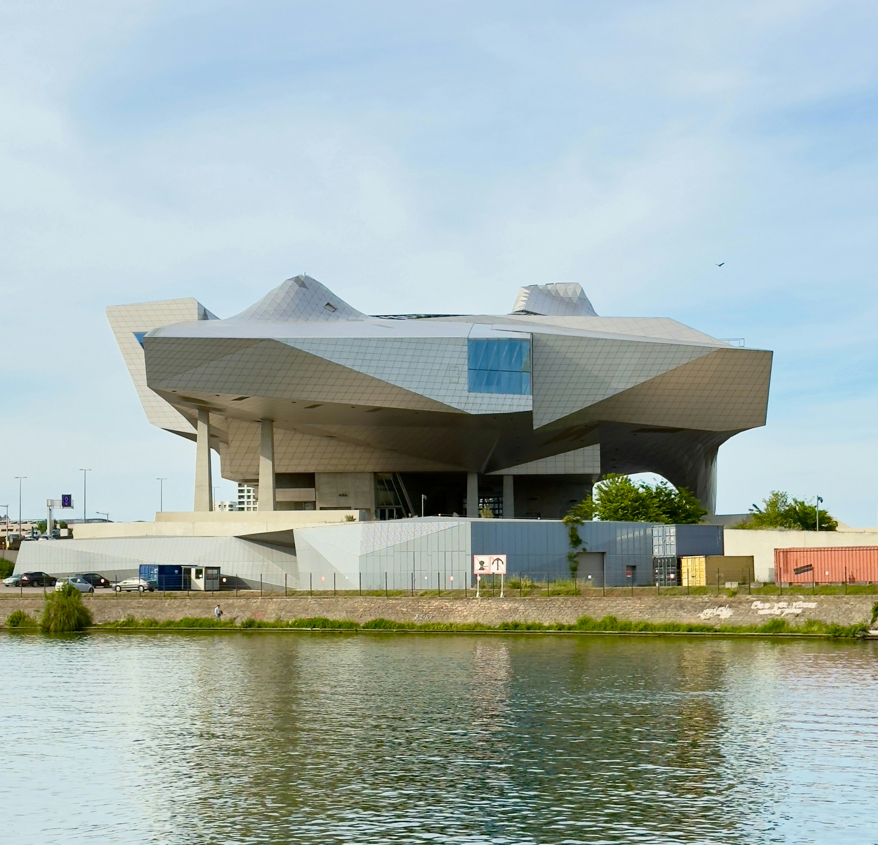 Geometric Marvel by the Water: Avenues of Steel and Sky