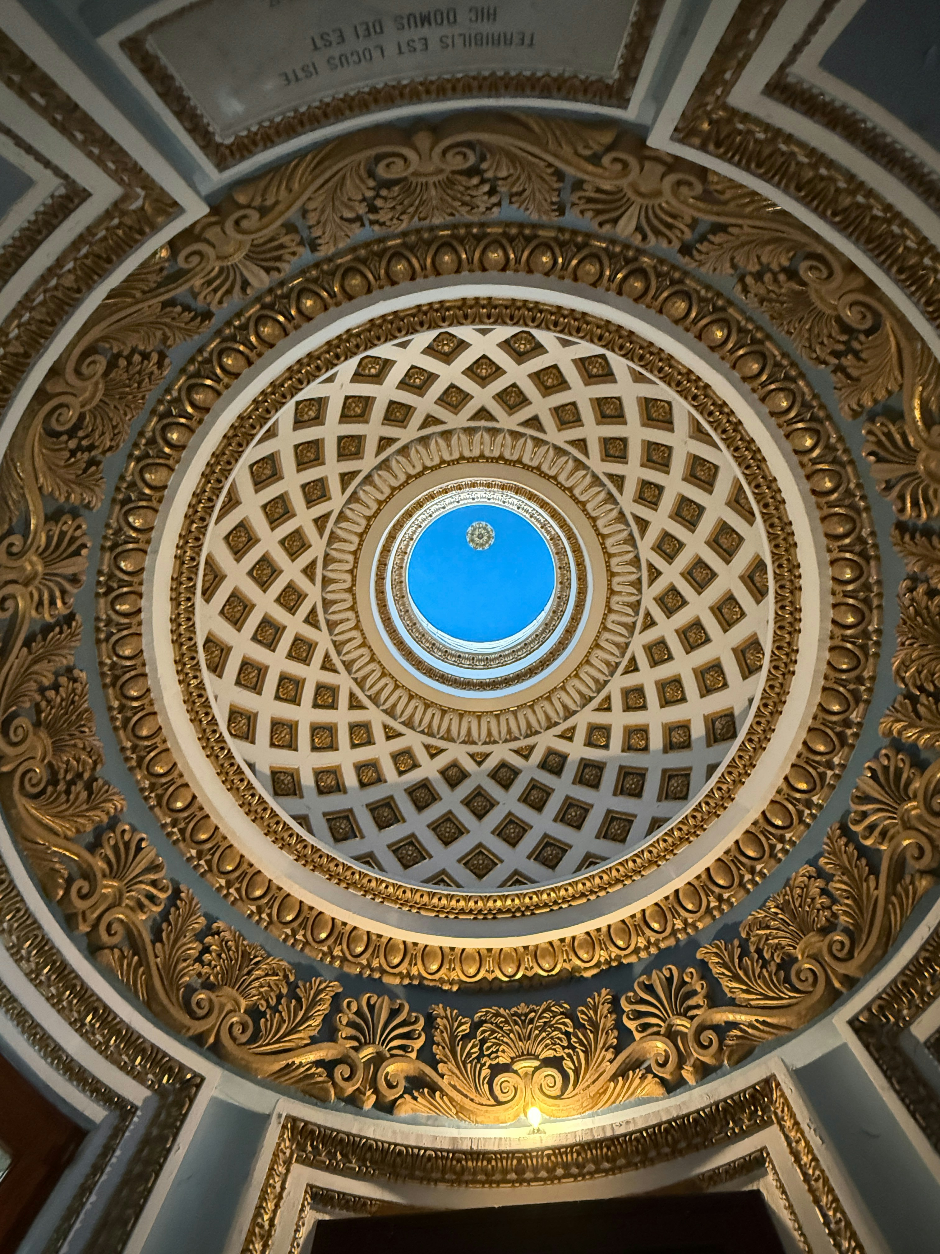 Spiral of Gold: The Crowned Dome of Ornate Architecture