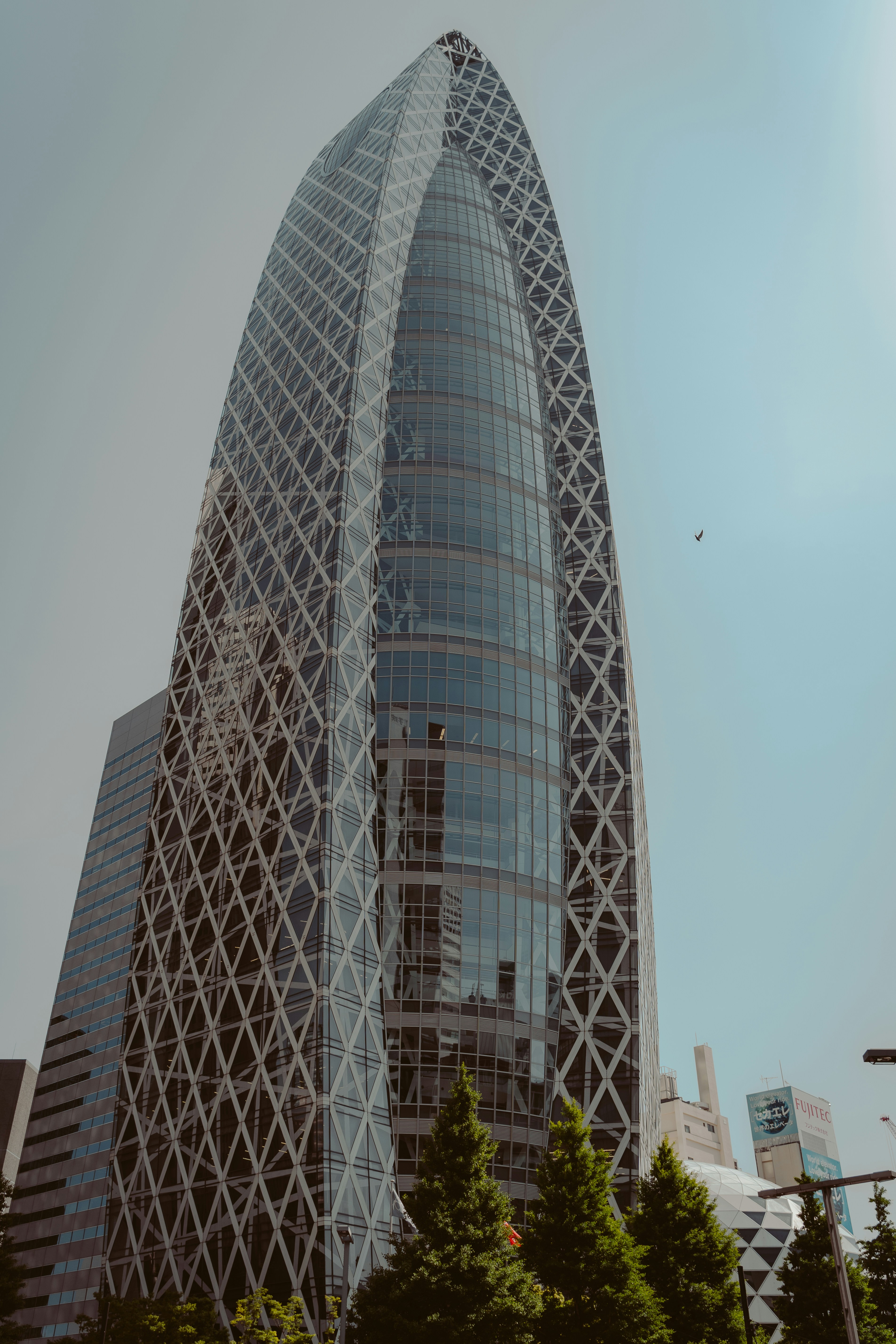 The Folded Skyward: A Needle-Sharp Skyline Tower