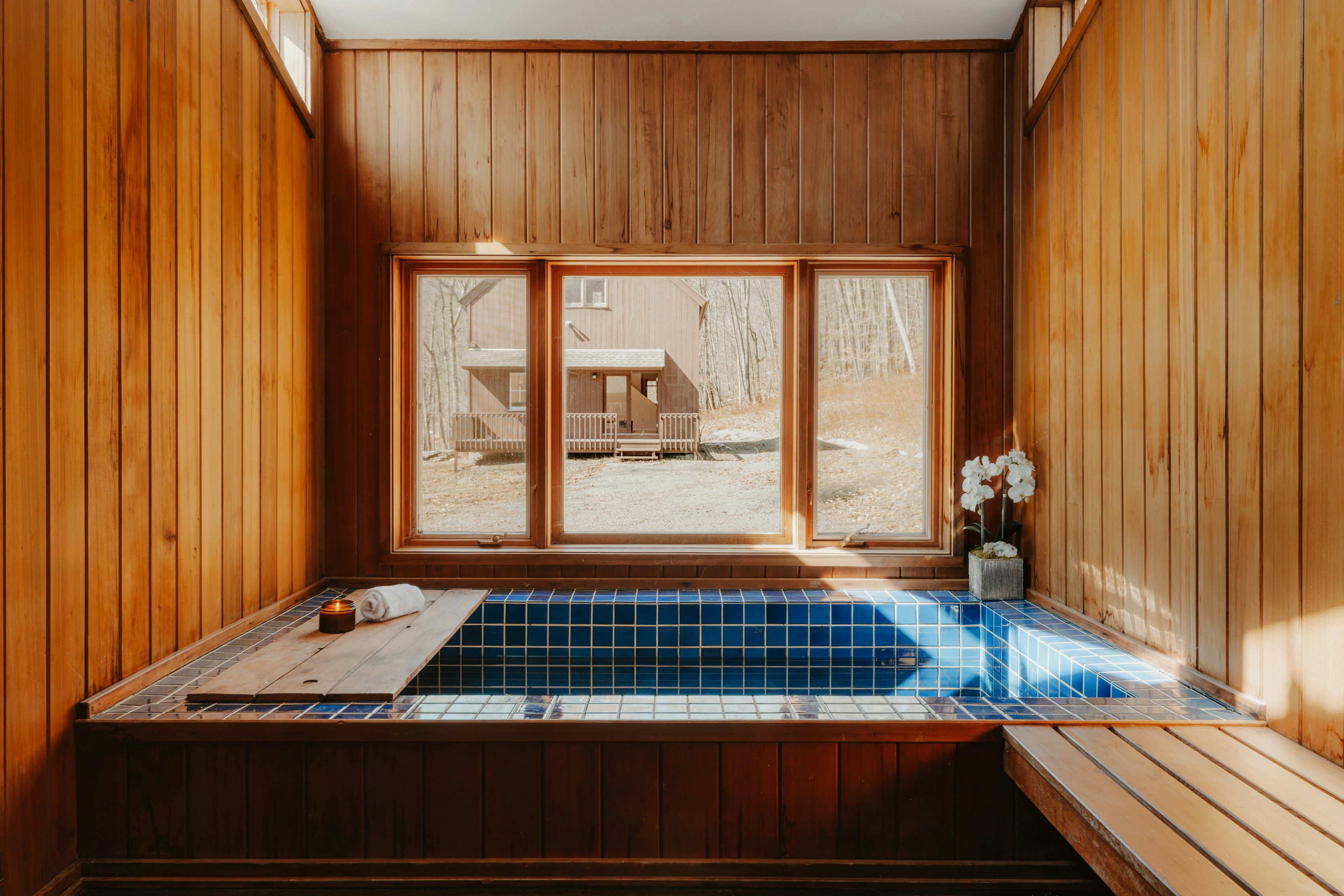 Hot Tub (IG: @clay.banks)