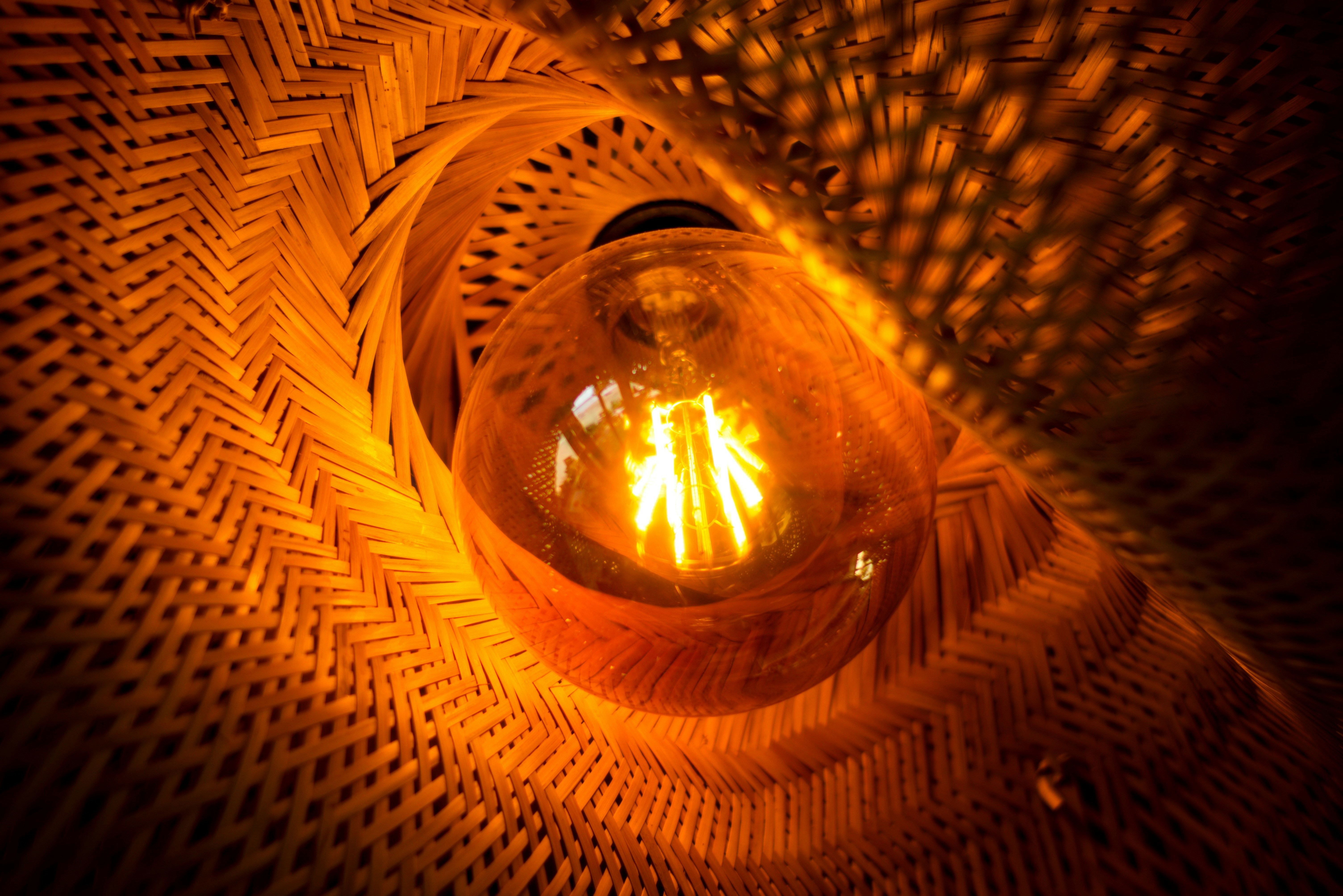 Glowing Pearl: A woven lamp's core of light