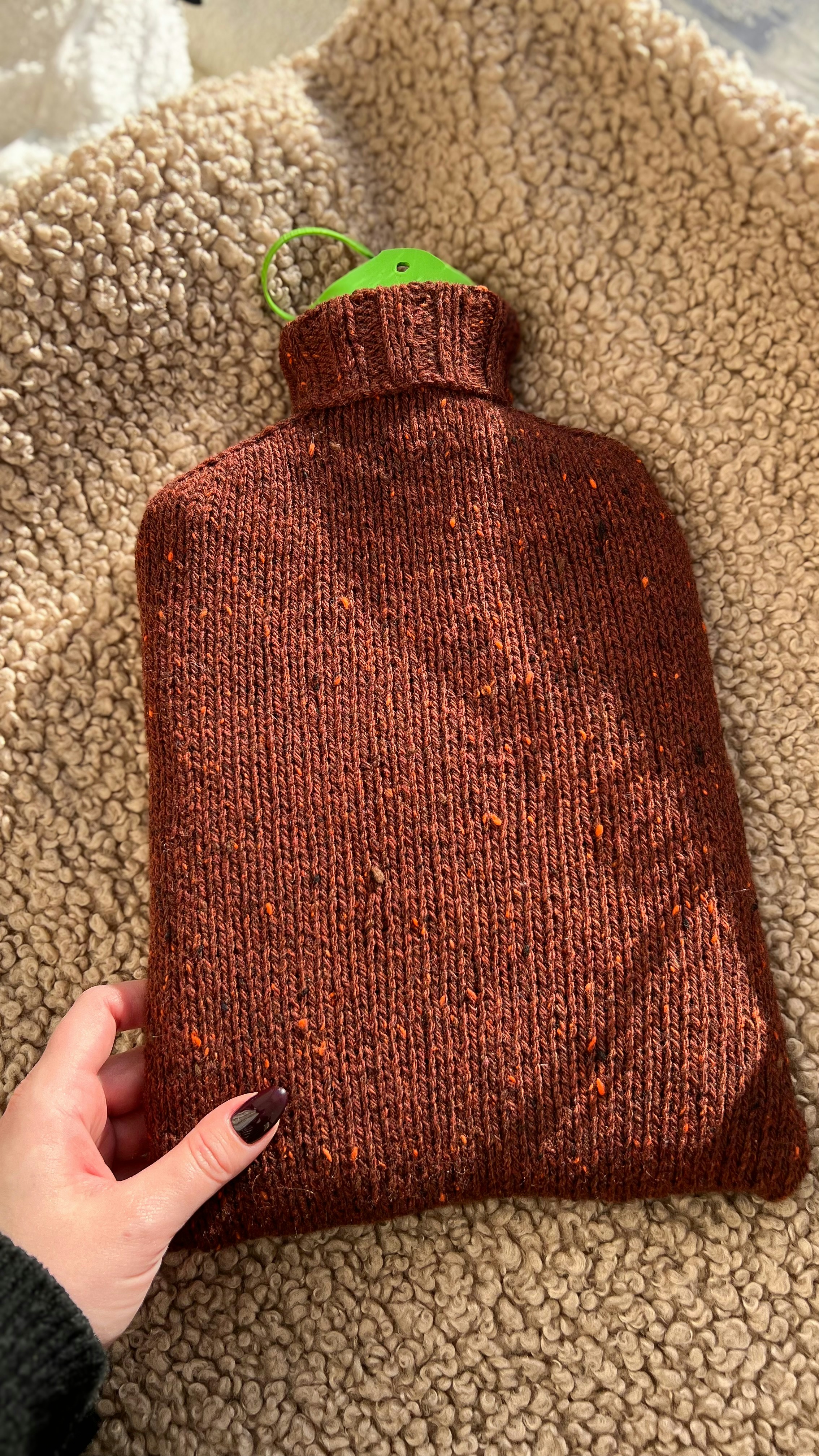 Cozy Heirloom: A Buried-Heat Recto in Knit