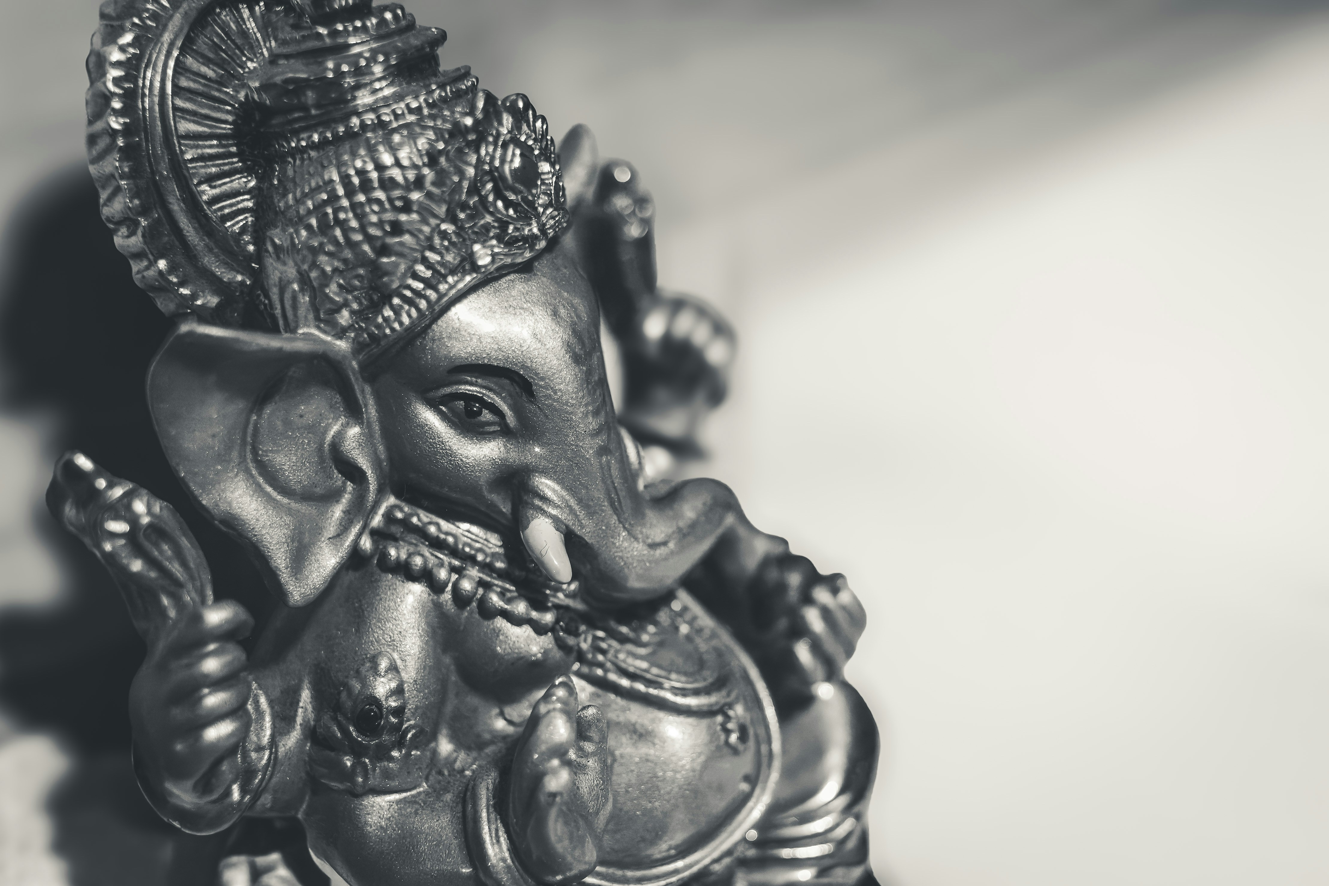 Ornate Ganesha: A Close-Up of Carved Grace