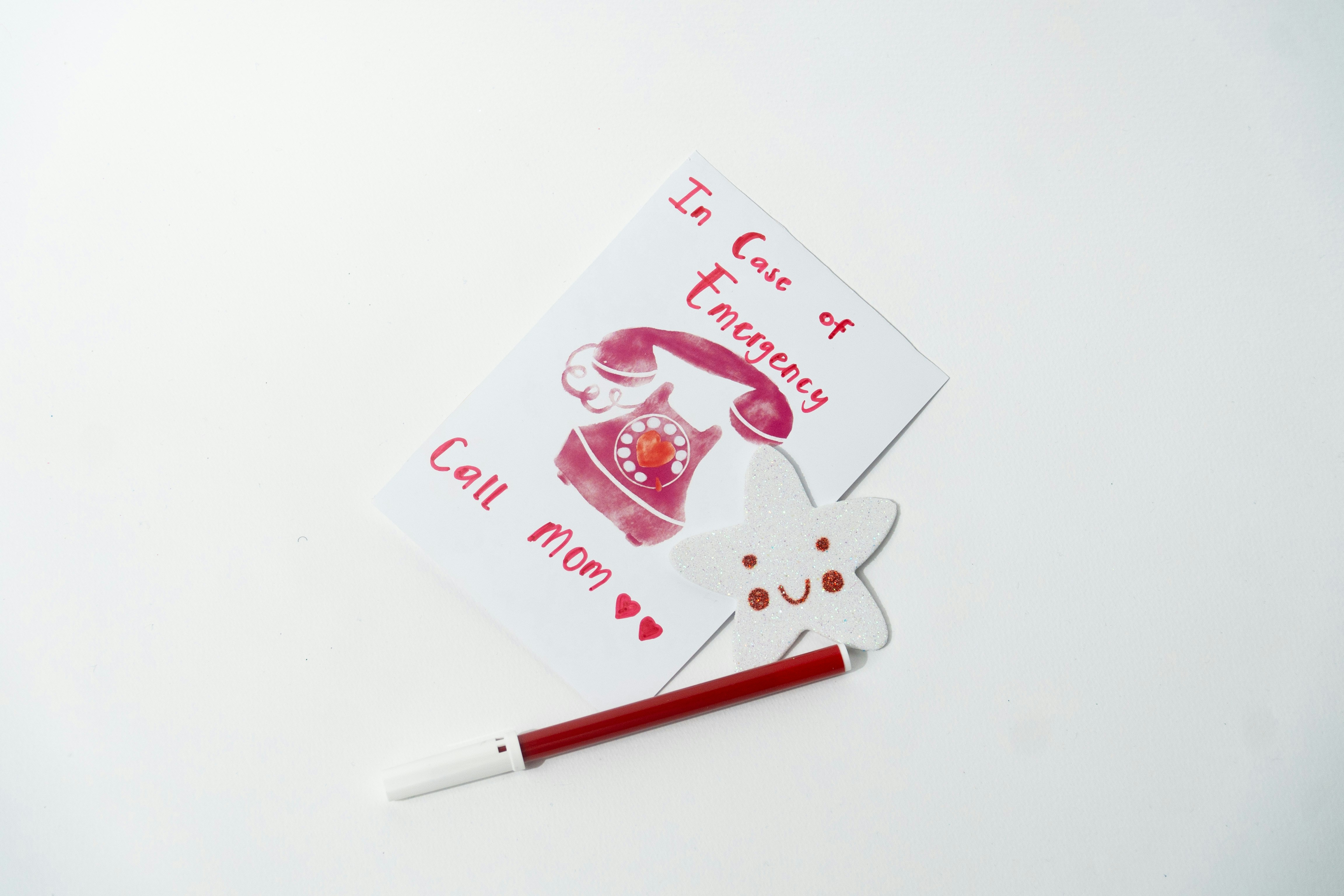 Emergency Note with Friendly Cat: A Tiny Gesture of Care